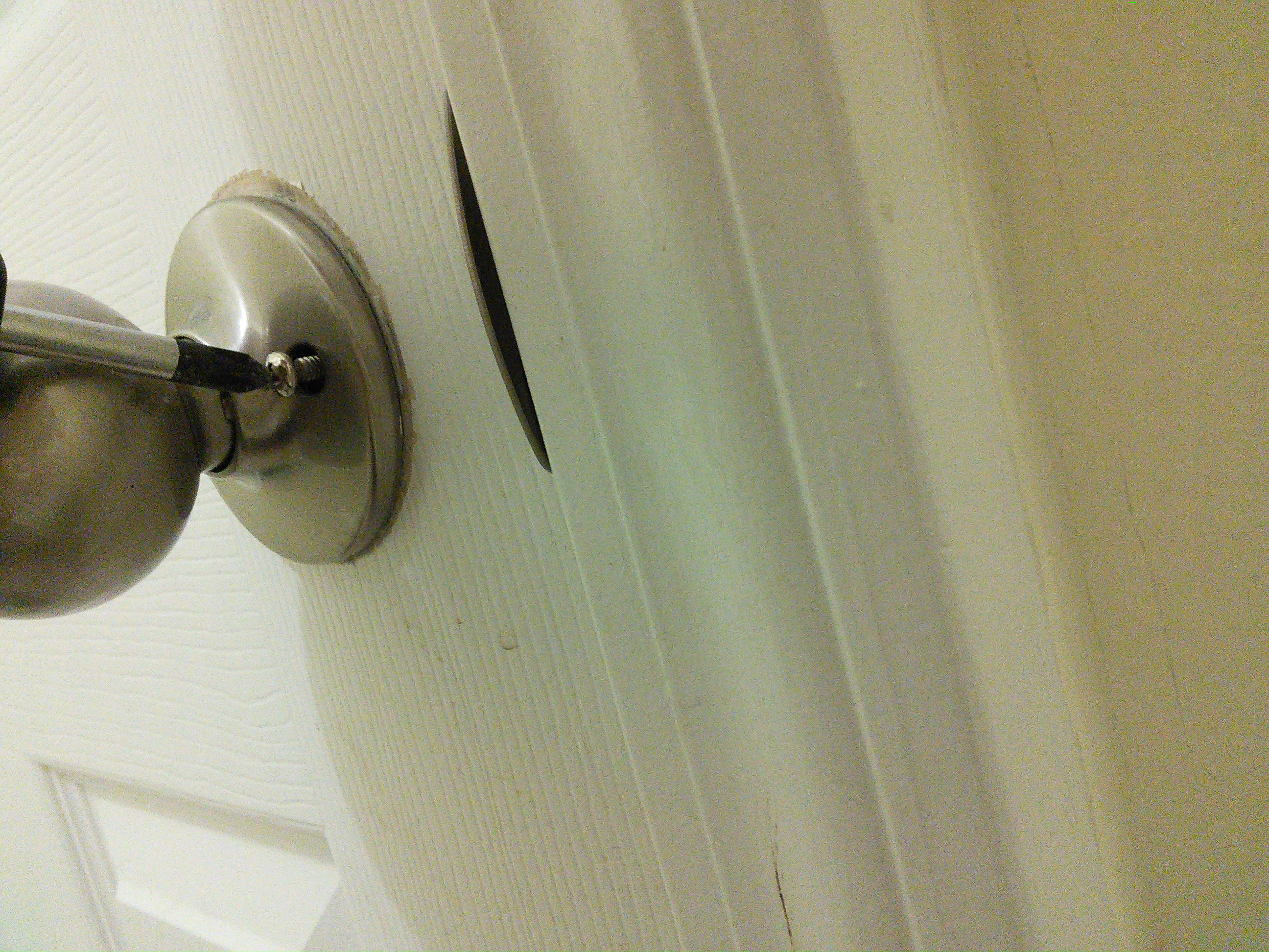 How to Fix a Loose Door Nob : 5 Steps - Instructables