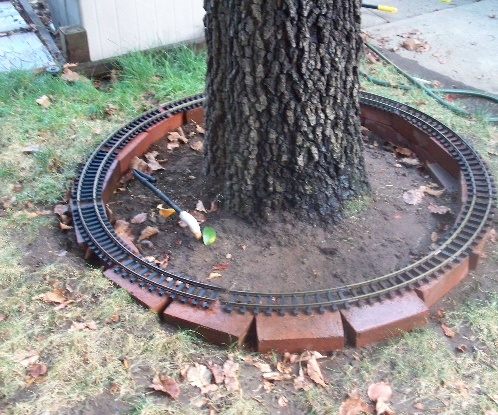 Quick and Dirty Garden Railroad : 5 Steps (with Pictures) - Instructables