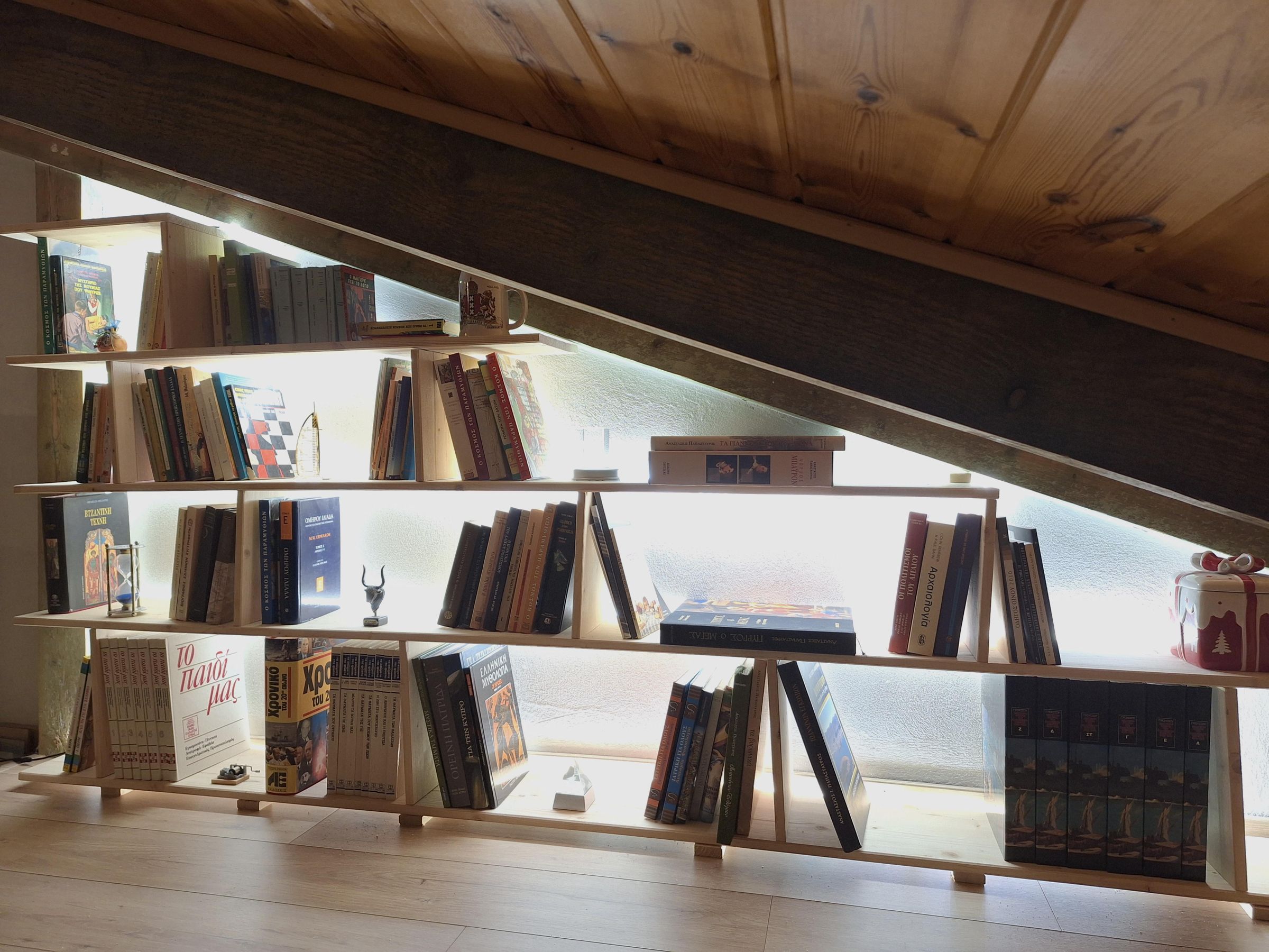 Turn a Confined Dark Area Into a Back Lighted Bookcase : 11 Steps (with ...