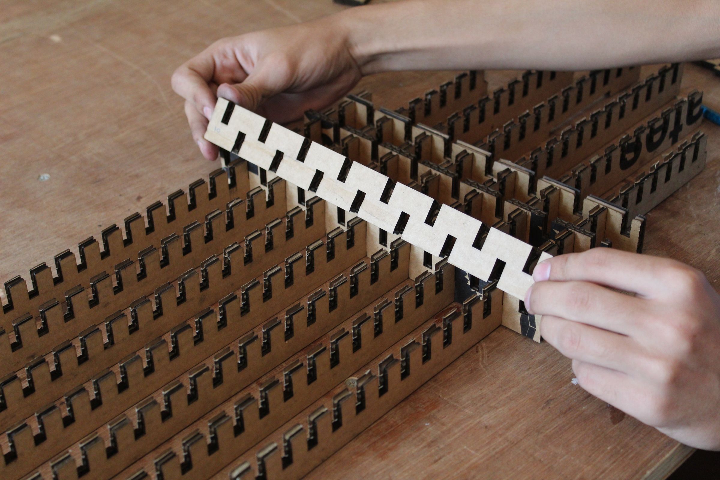 Quarter Iso-grid Cardboard Longboard : 15 Steps (with Pictures ...