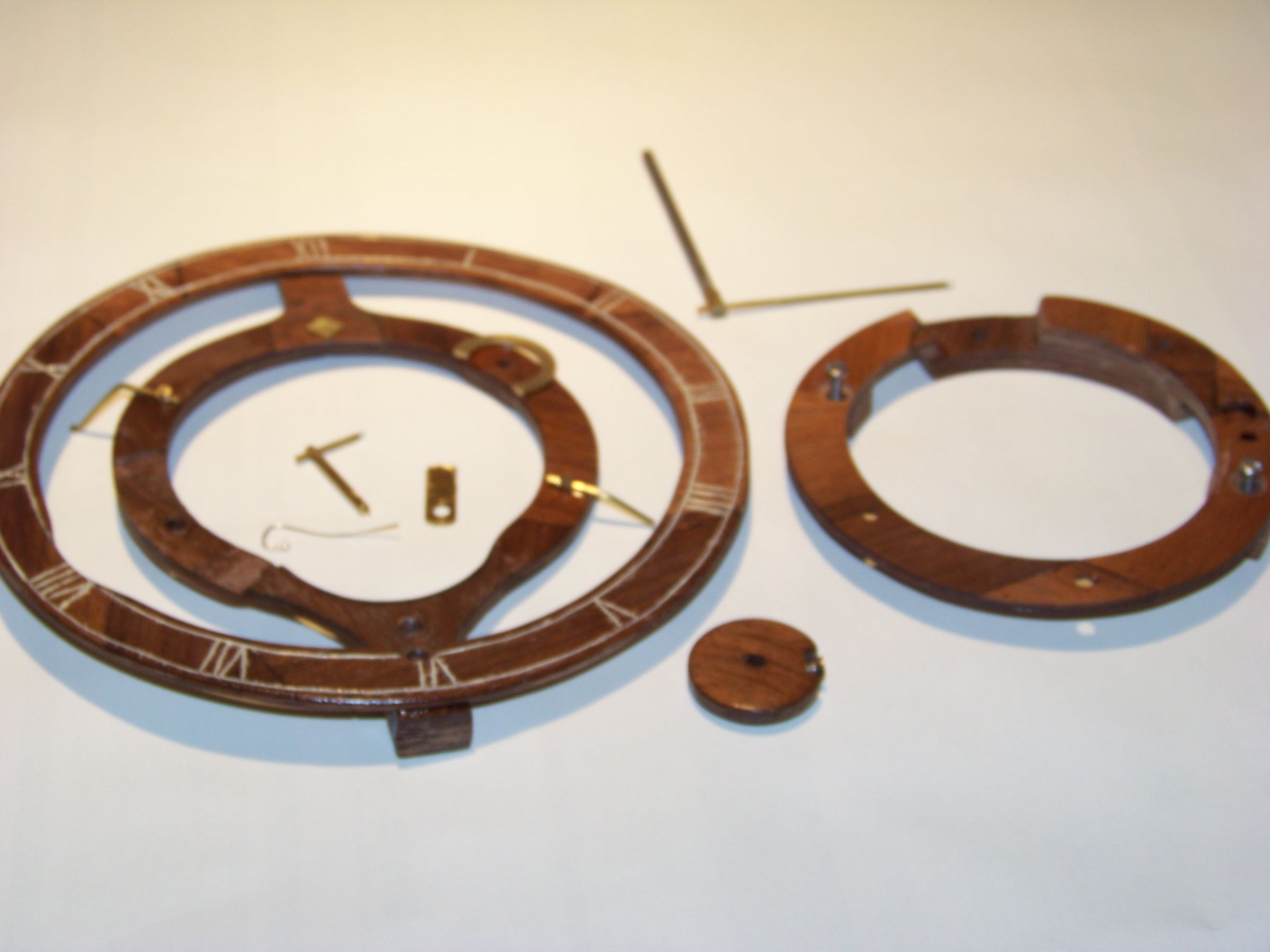 Wooden Gear Banjo Clock : 10 Steps (with Pictures) - Instructables