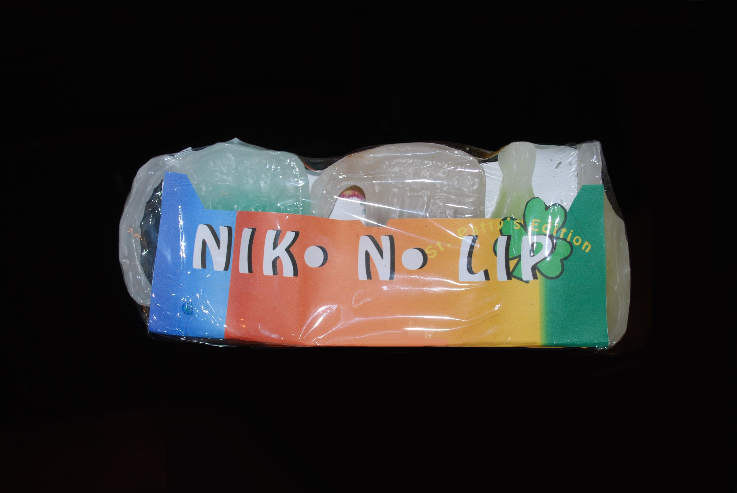 Nik N Lip St. Patty's Day Edition : 9 Steps - Instructables