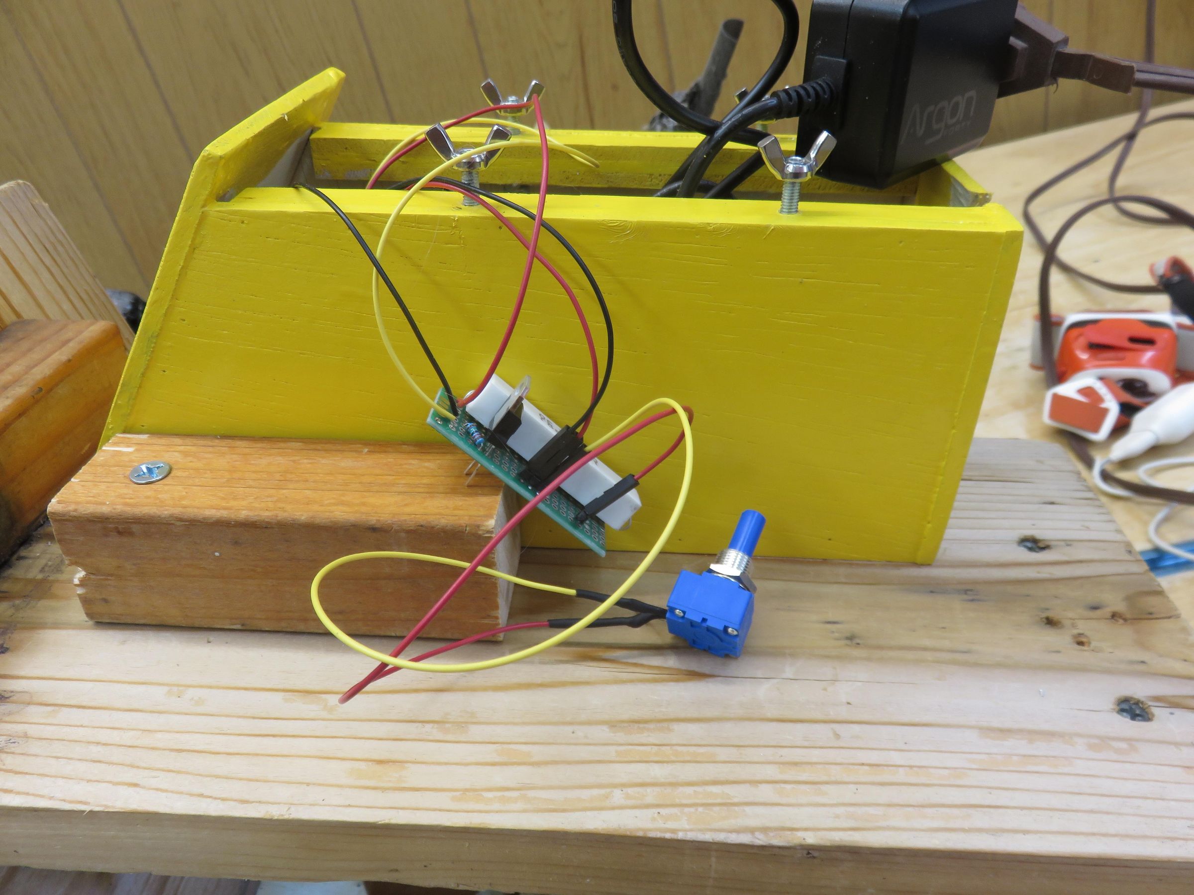 Add Camera and Lights to a Bluebird Nesting Box : 7 Steps - Instructables