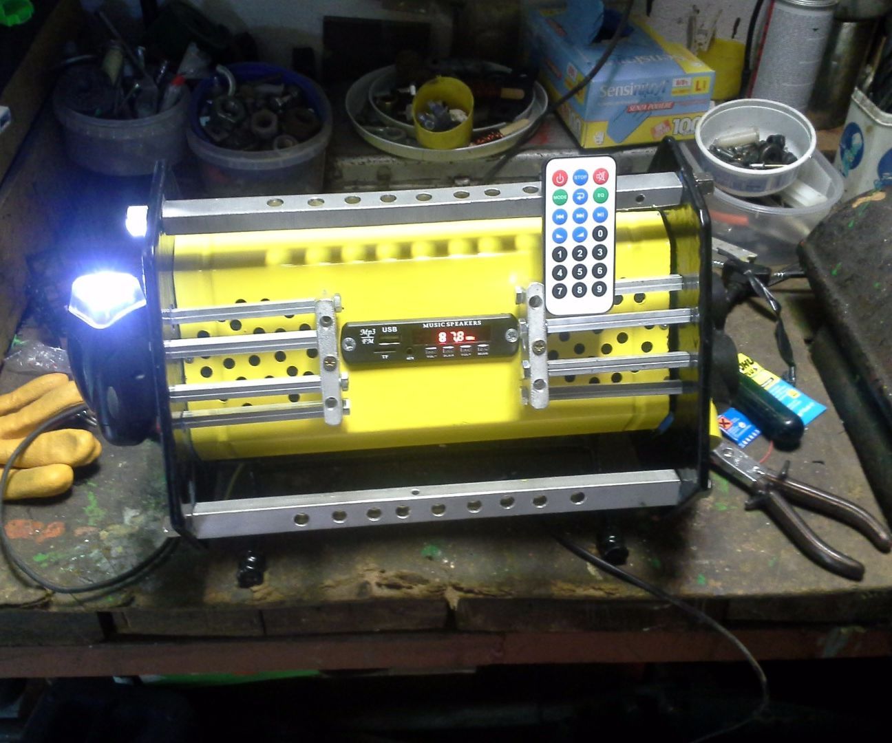 Diy Worksite Radio : 4 Steps - Instructables