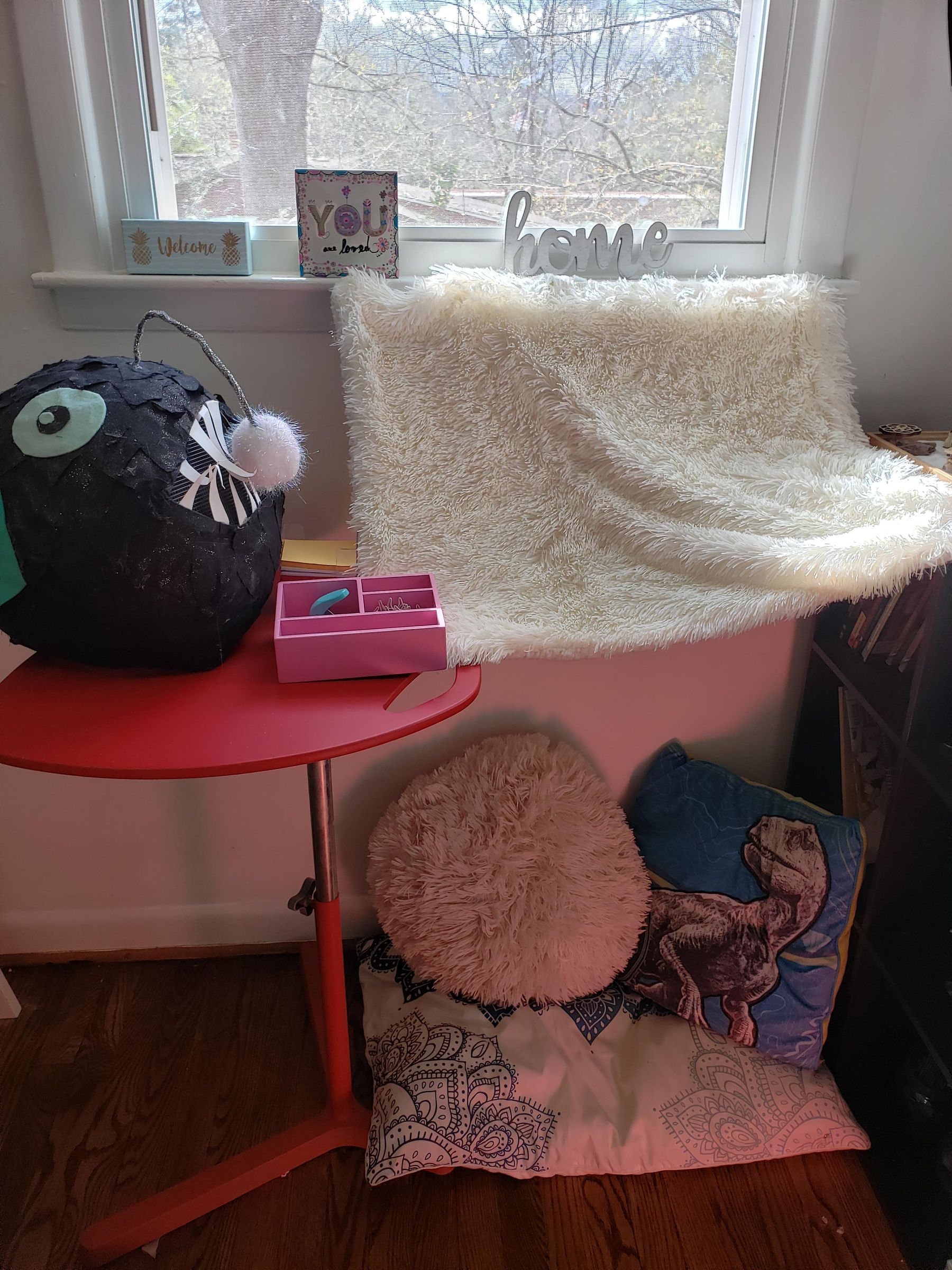 Cozy Easy Reading Corner : 4 Steps - Instructables