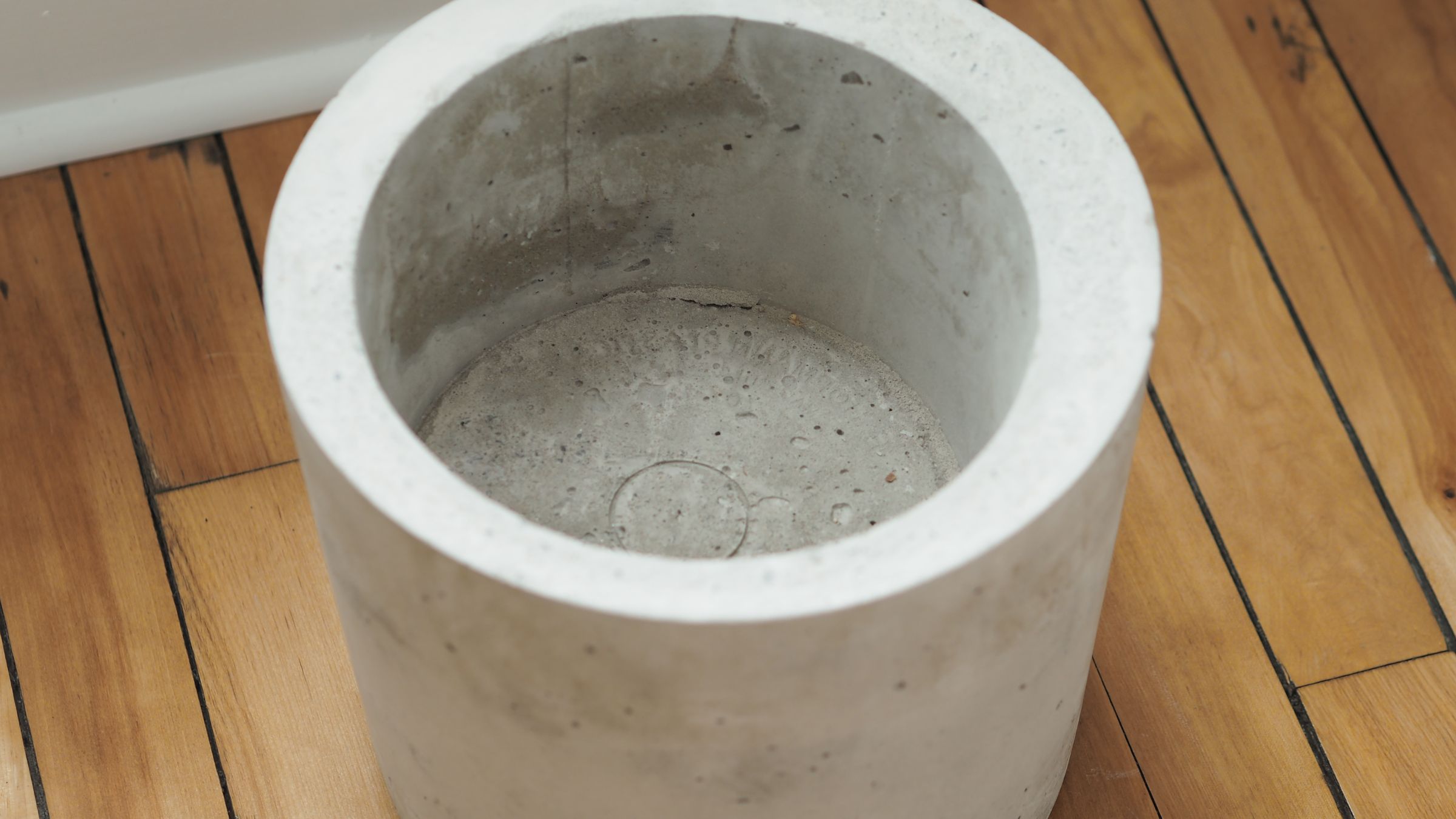 Large Concrete Planter : 9 Steps (with Pictures) - Instructables