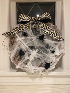 How to Make a Spooky Halloween Wreath in 10 Easy Steps : 10 Steps (with ...