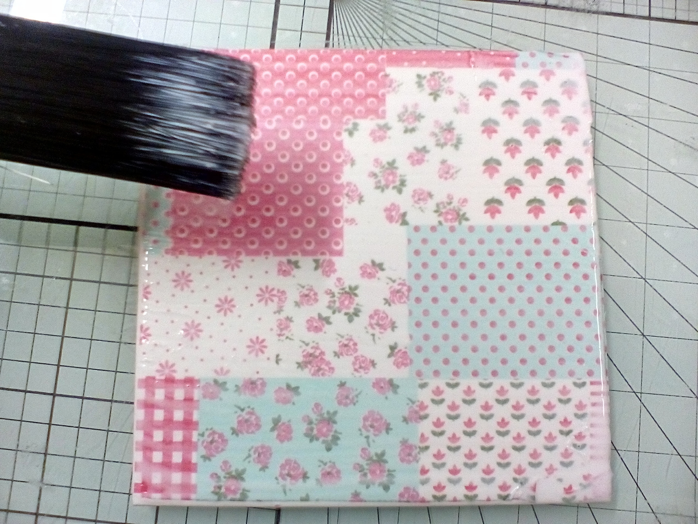 Easy Tissue Paper Coasters : 4 Steps (with Pictures) - Instructables