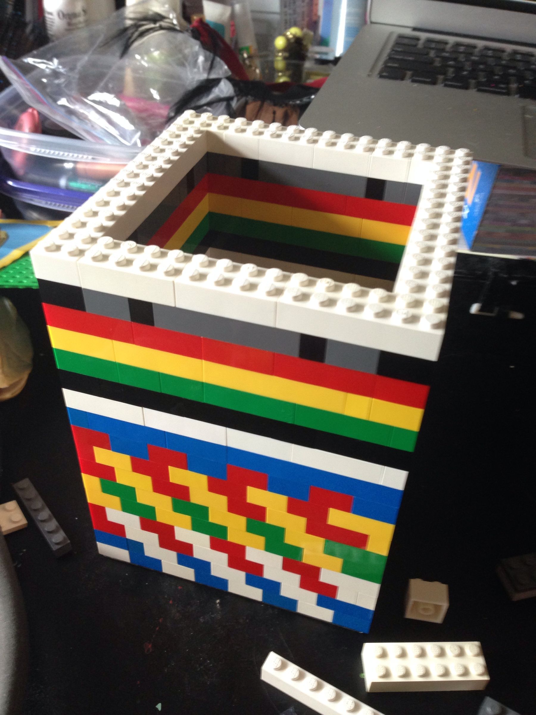 LEGO Vase/Pot/Holder/Box : 6 Steps - Instructables
