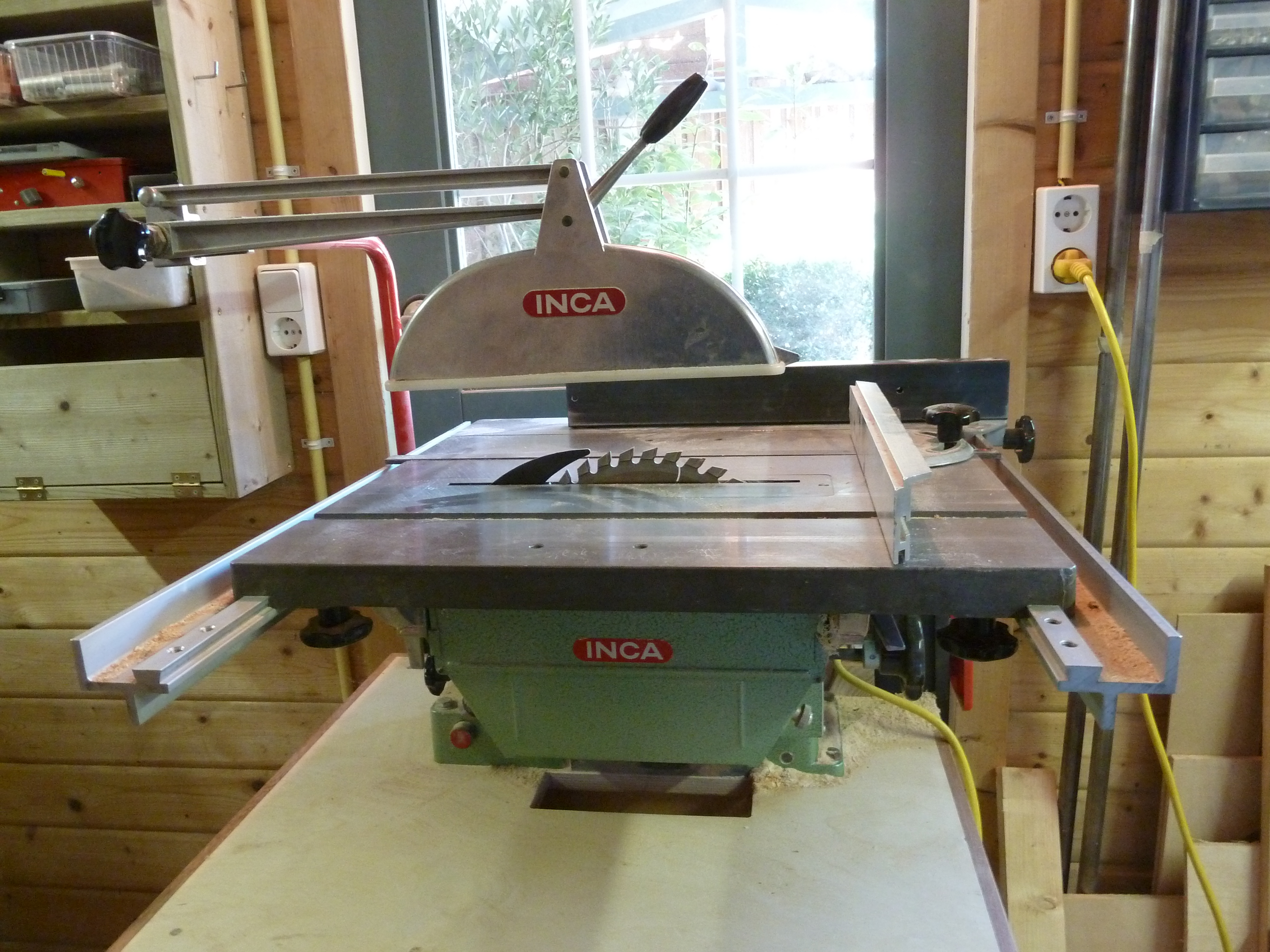 Make a Portable Workstation : 14 Steps (with Pictures) - Instructables