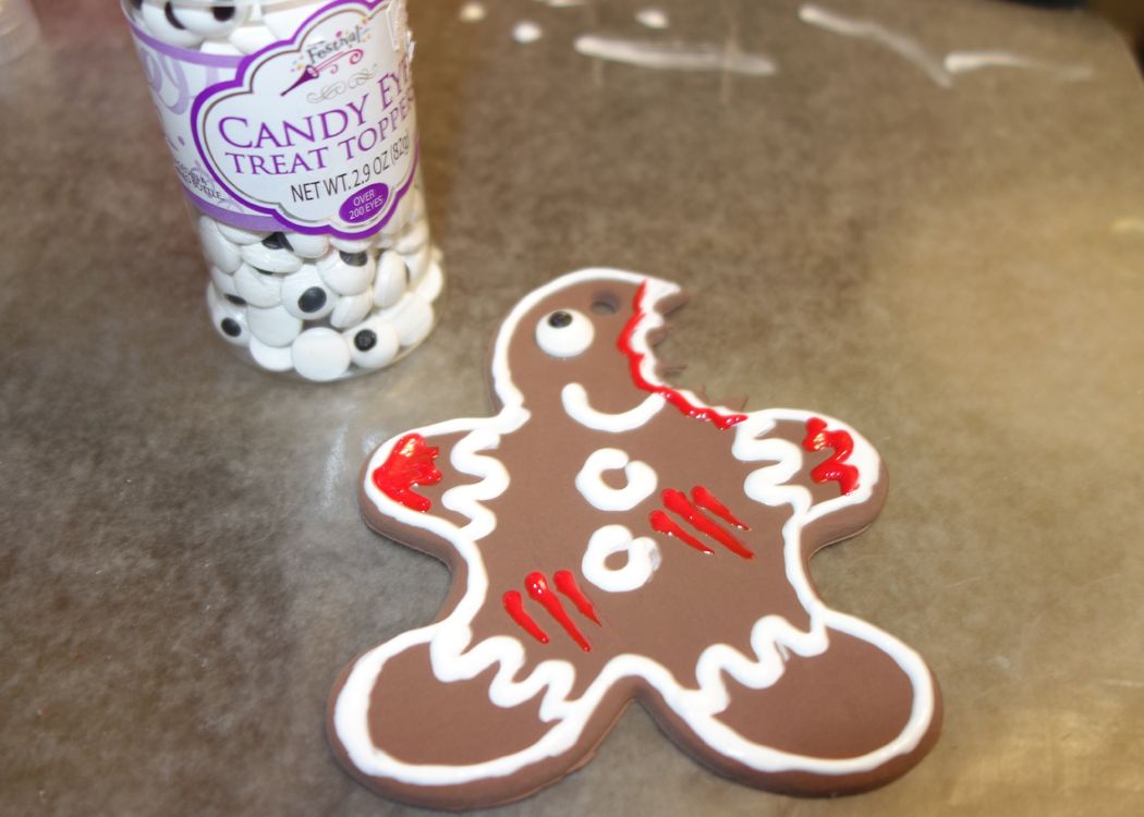 Zombie Gingerbread Ornament : 5 Steps (with Pictures) - Instructables