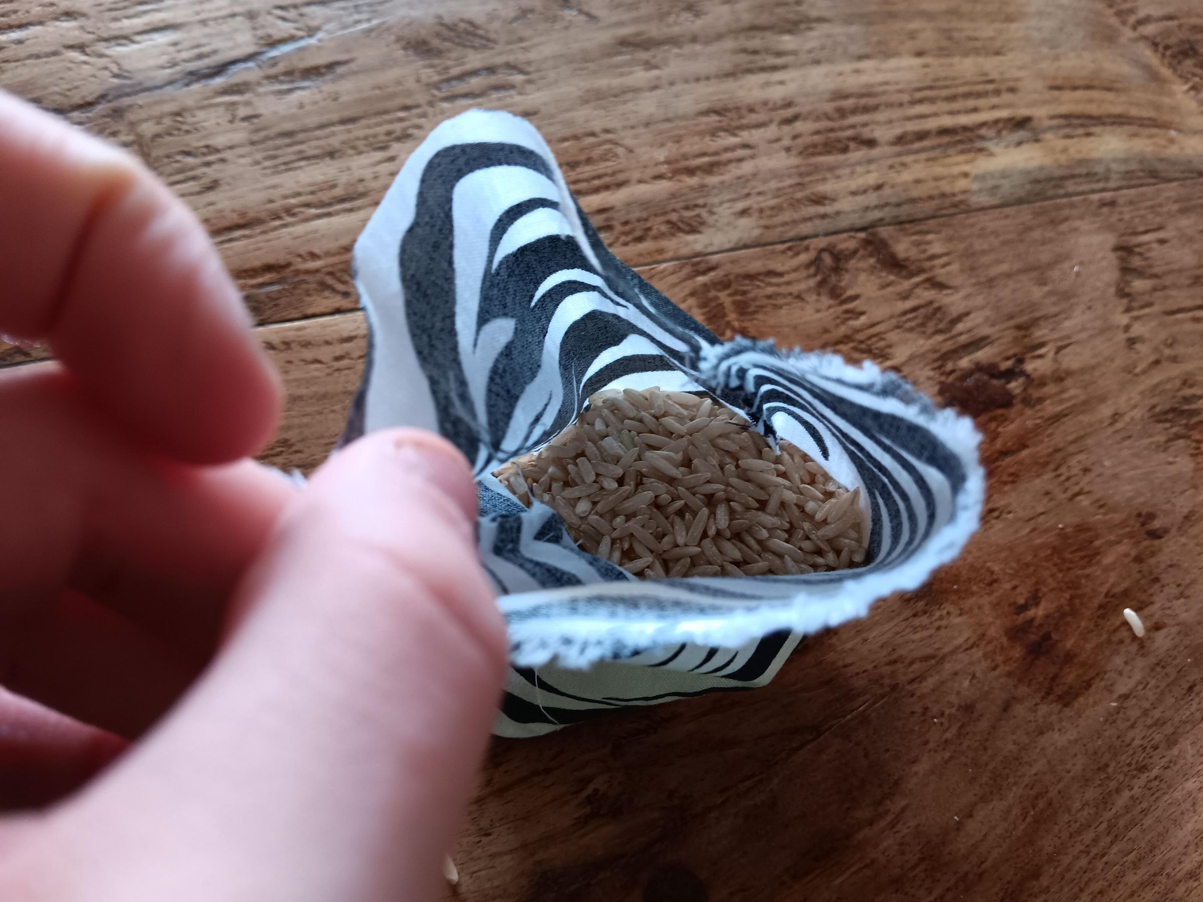 Hand Sewn Microwavable Rice Bag : 11 Steps - Instructables