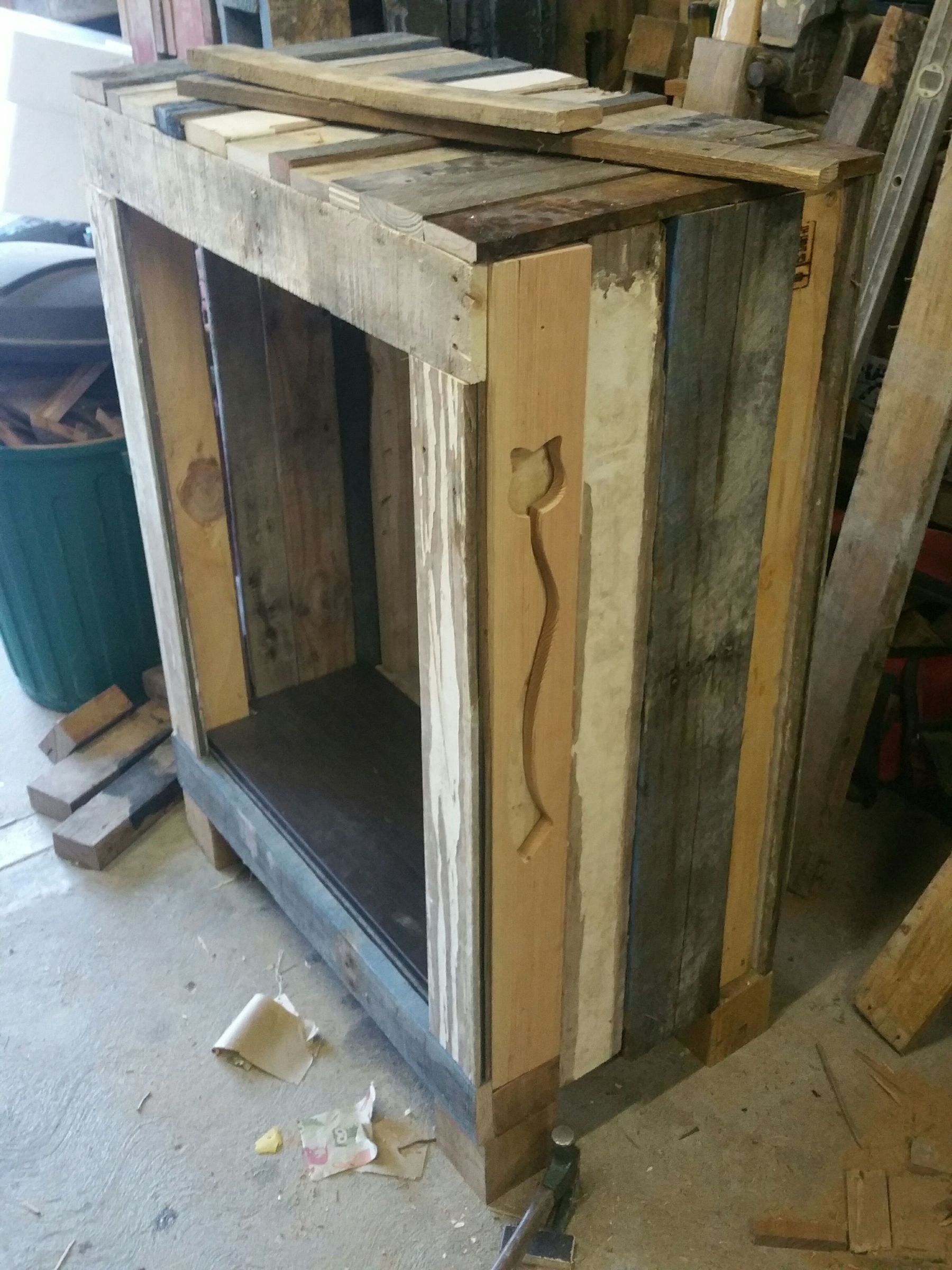 Pallet Cabnet With Shelf : 4 Steps (with Pictures) - Instructables