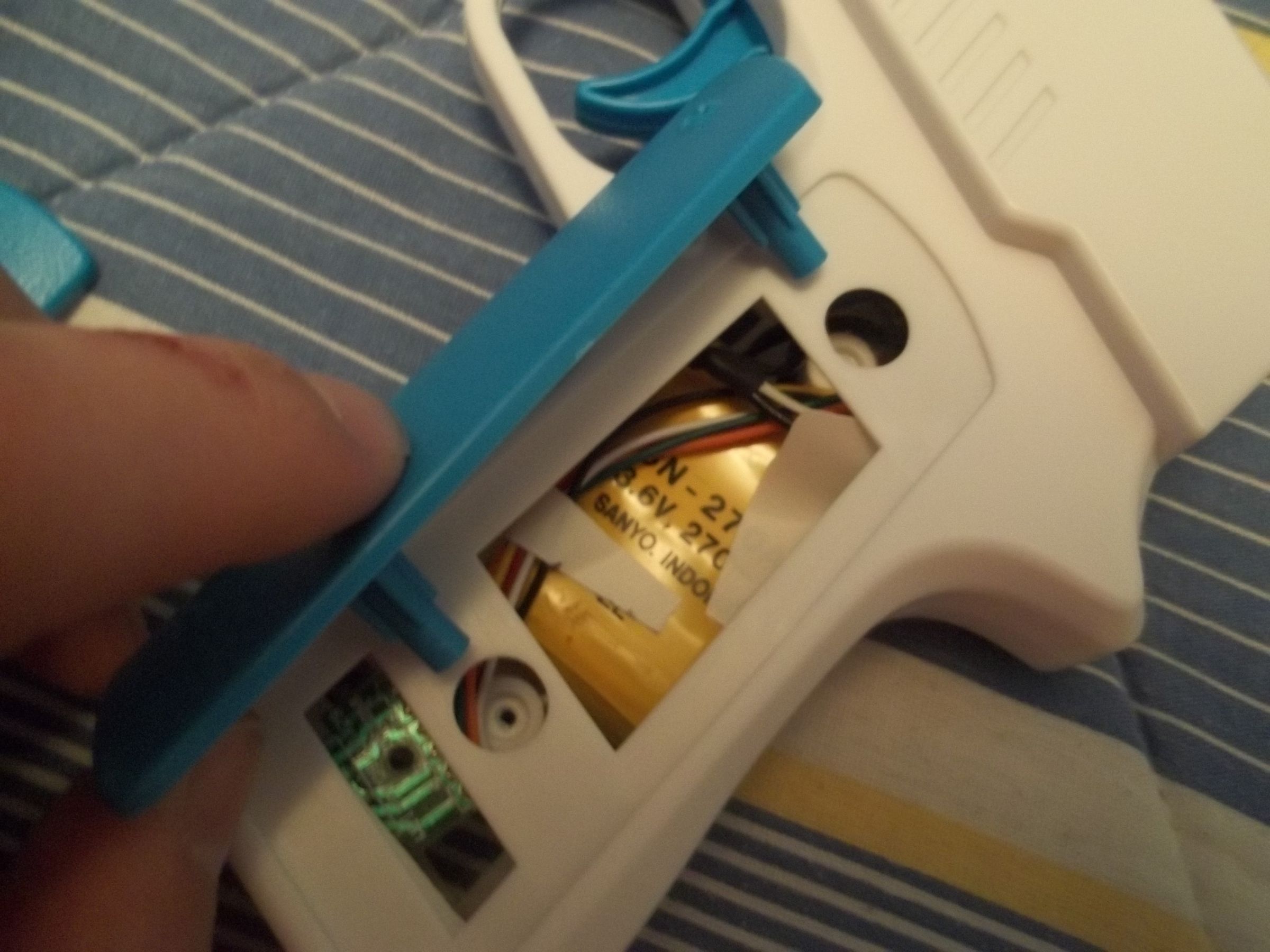 Add a Muzzle Flash to a Nyko Perfect Shot Wii Grip : 6 Steps ...