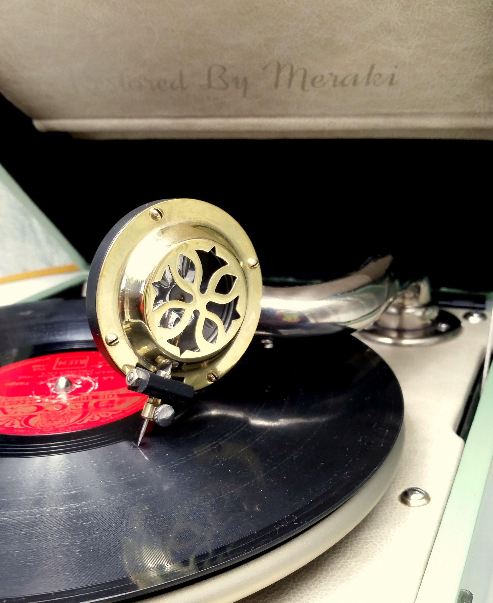 Give an Old Gramophone Some New Life! : 18 Steps (with Pictures ...