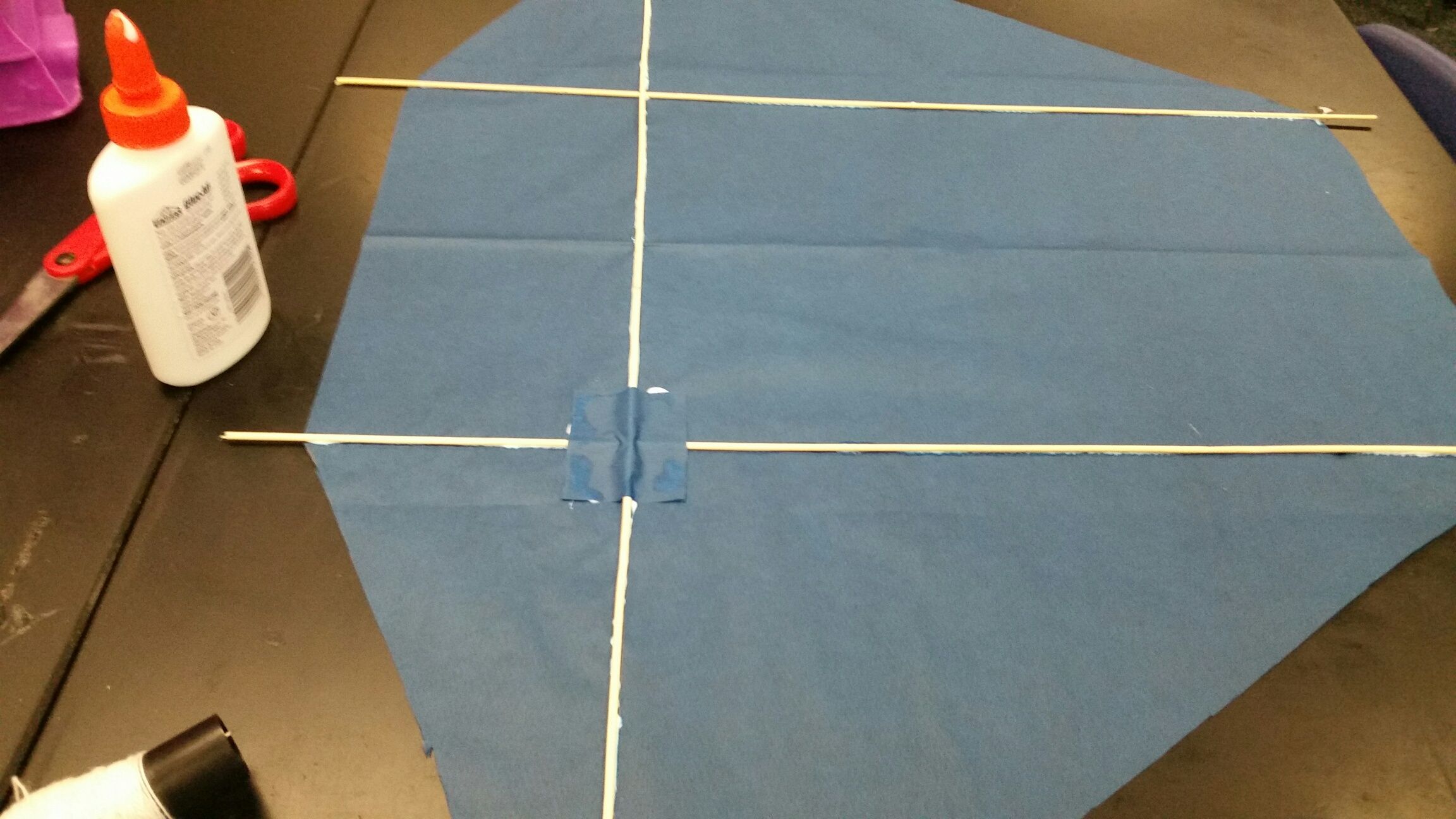 Chip and Dale Barndoor Kite : 9 Steps - Instructables