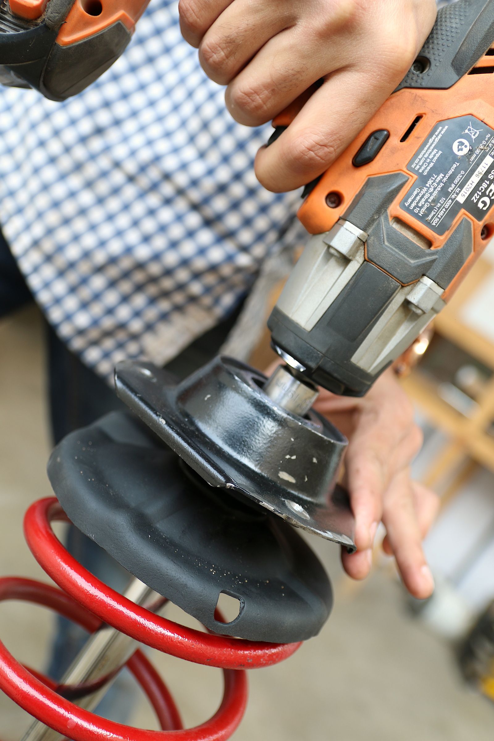 DIY Shock Absorber Stool : 9 Steps (with Pictures) - Instructables