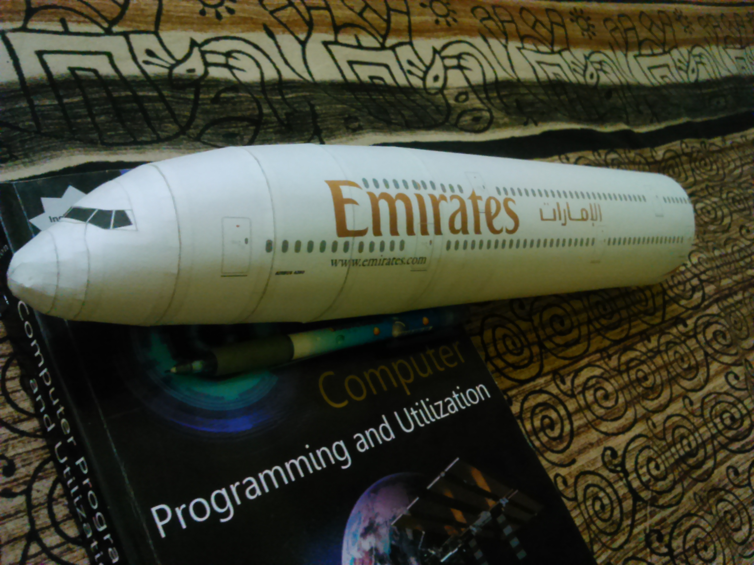 A380 Emirates Paper Model 1:132 : 5 Steps - Instructables