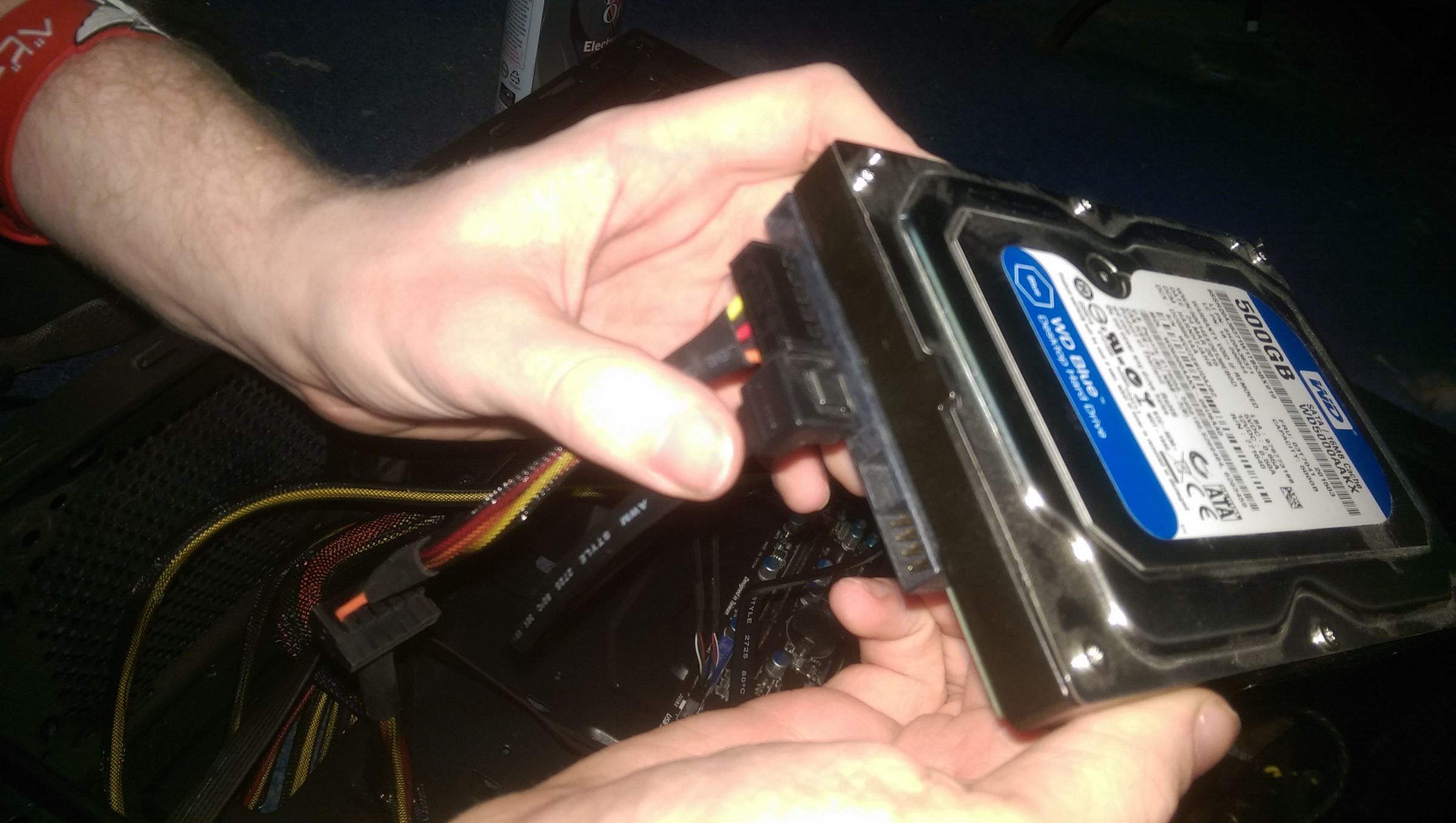 How to Put Together a Computer : 10 Steps (with Pictures) - Instructables
