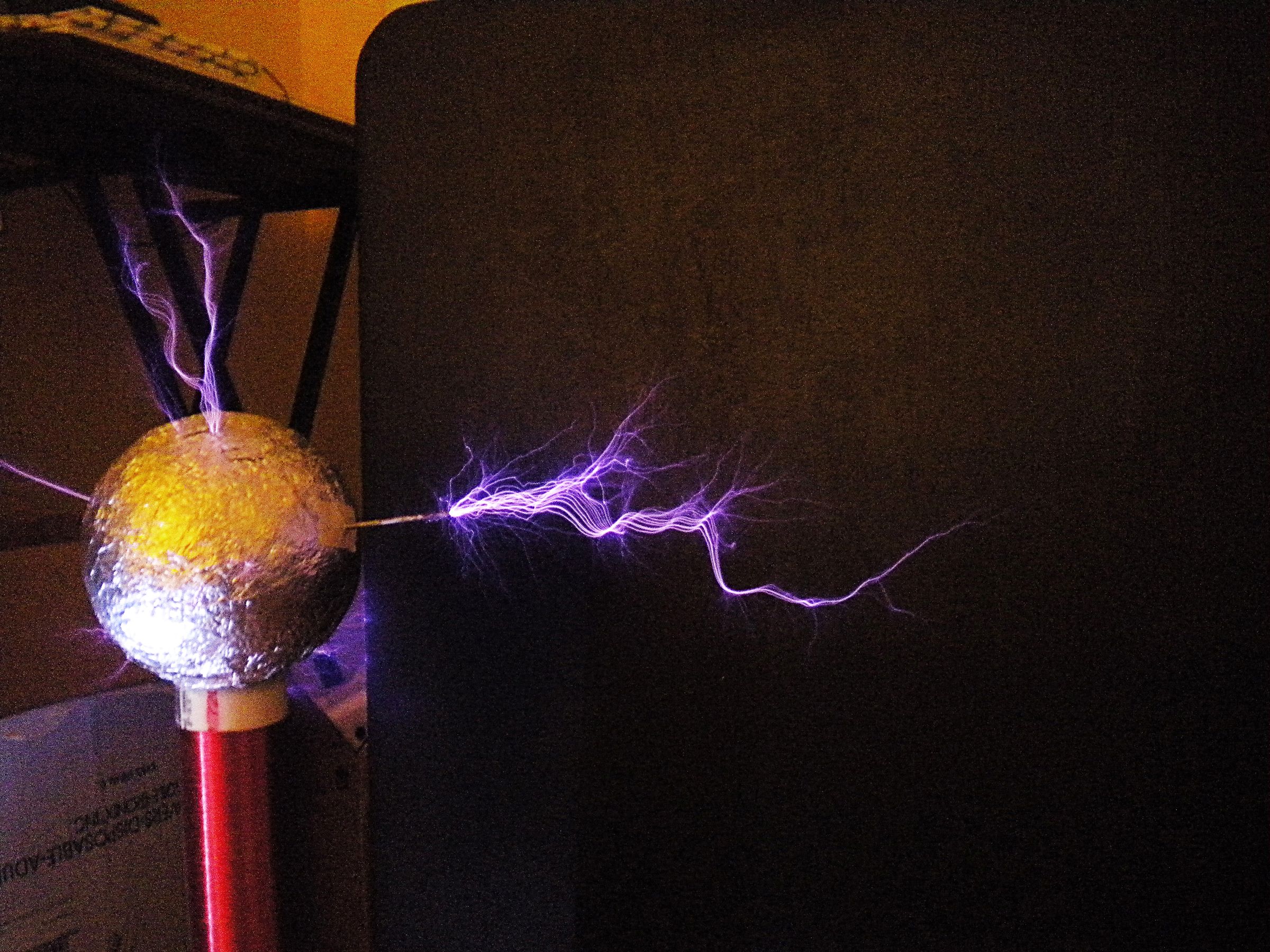 How to Build a Spark Gap Tesla Coil (SGTC) : 10 Steps (with Pictures ...