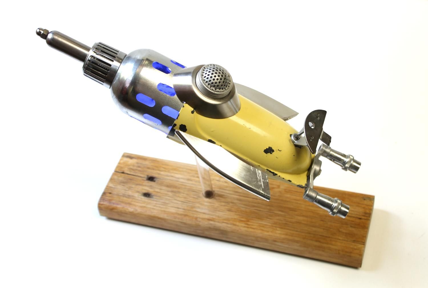 Retro Rocket Made From Junk : 11 Steps (with Pictures) - Instructables