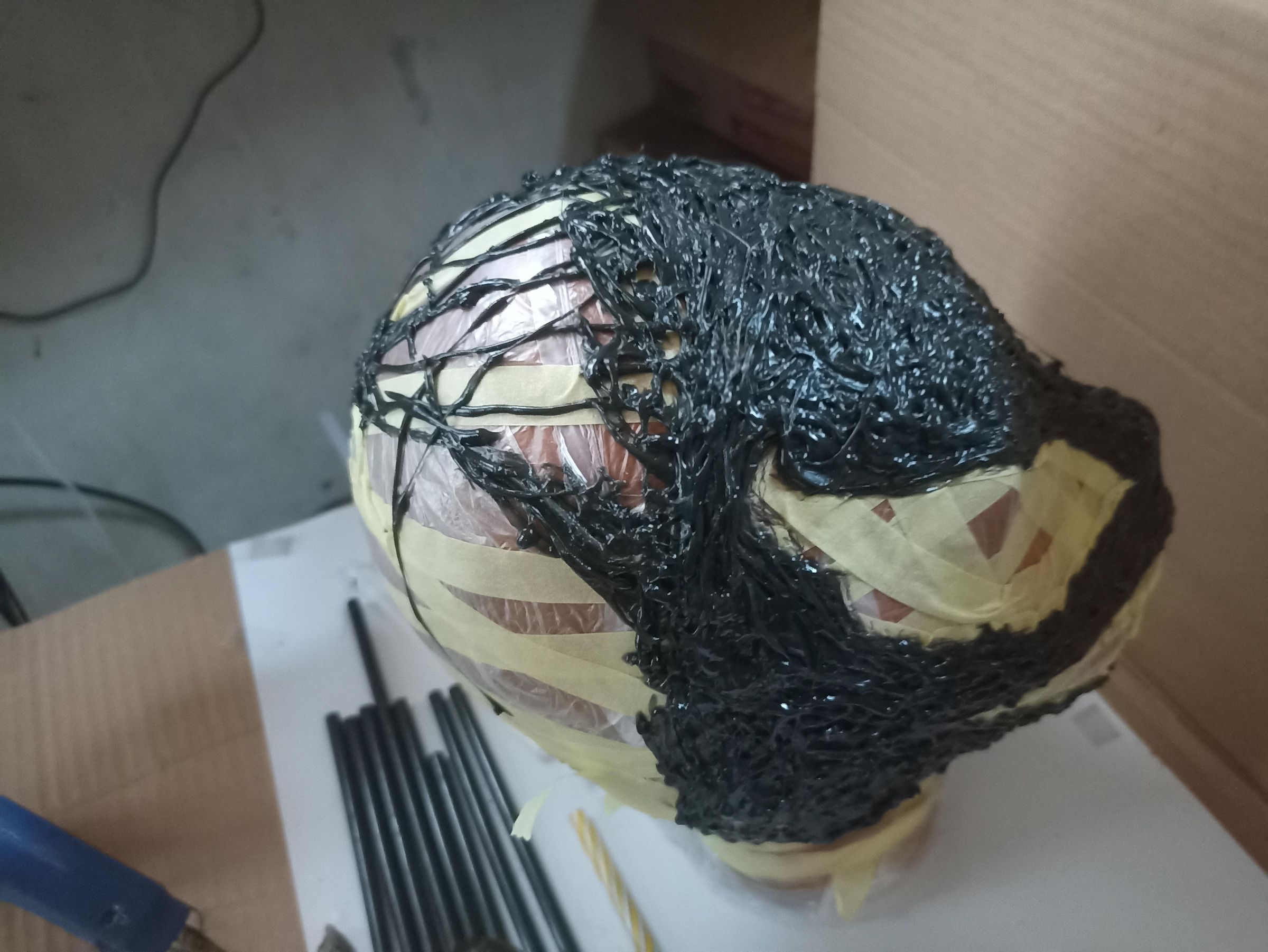 Making Venom Ruber Mask Made From Hot Glue : 8 Steps (with Pictures ...
