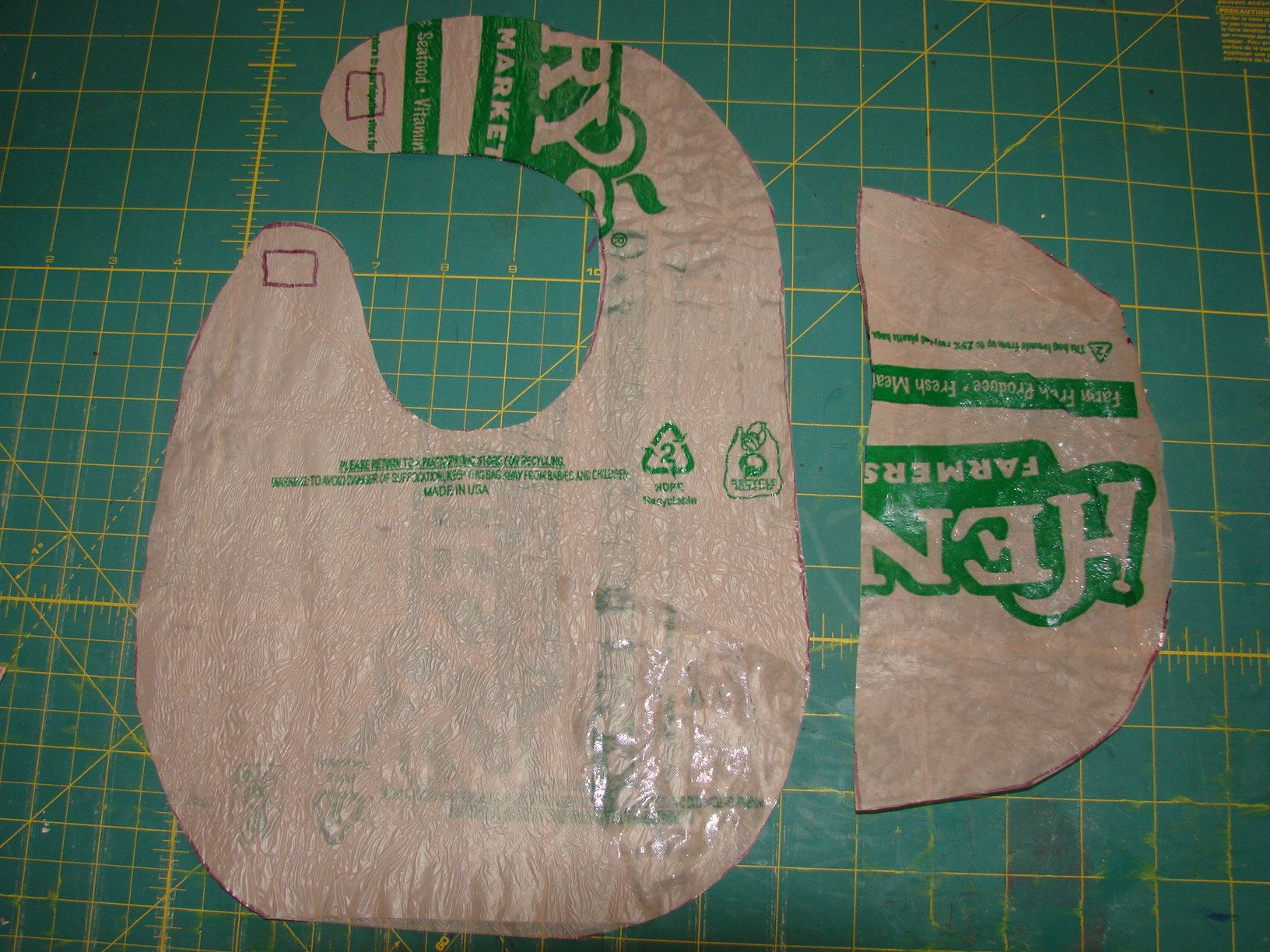 Recycled Plastic Bag Bib : 8 Steps - Instructables