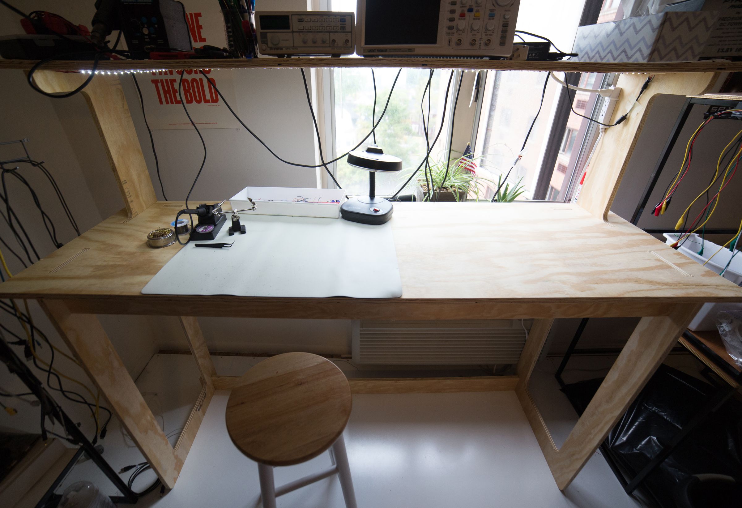 Low-Cost Standing Workbench - No Screws Needed! : 4 Steps (with ...