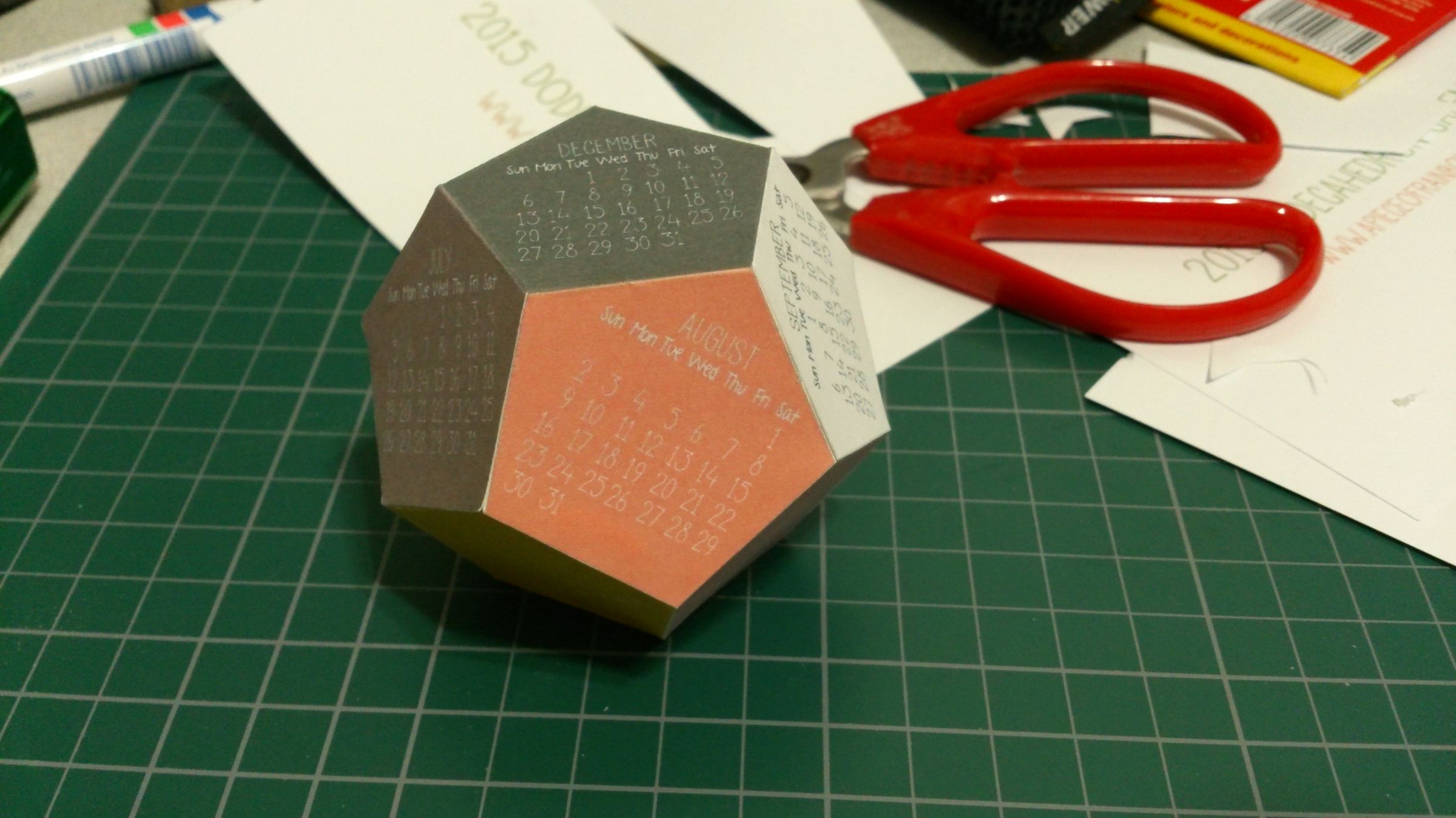 Dodecahedron 2015 Calendar : 3 Steps (with Pictures) - Instructables