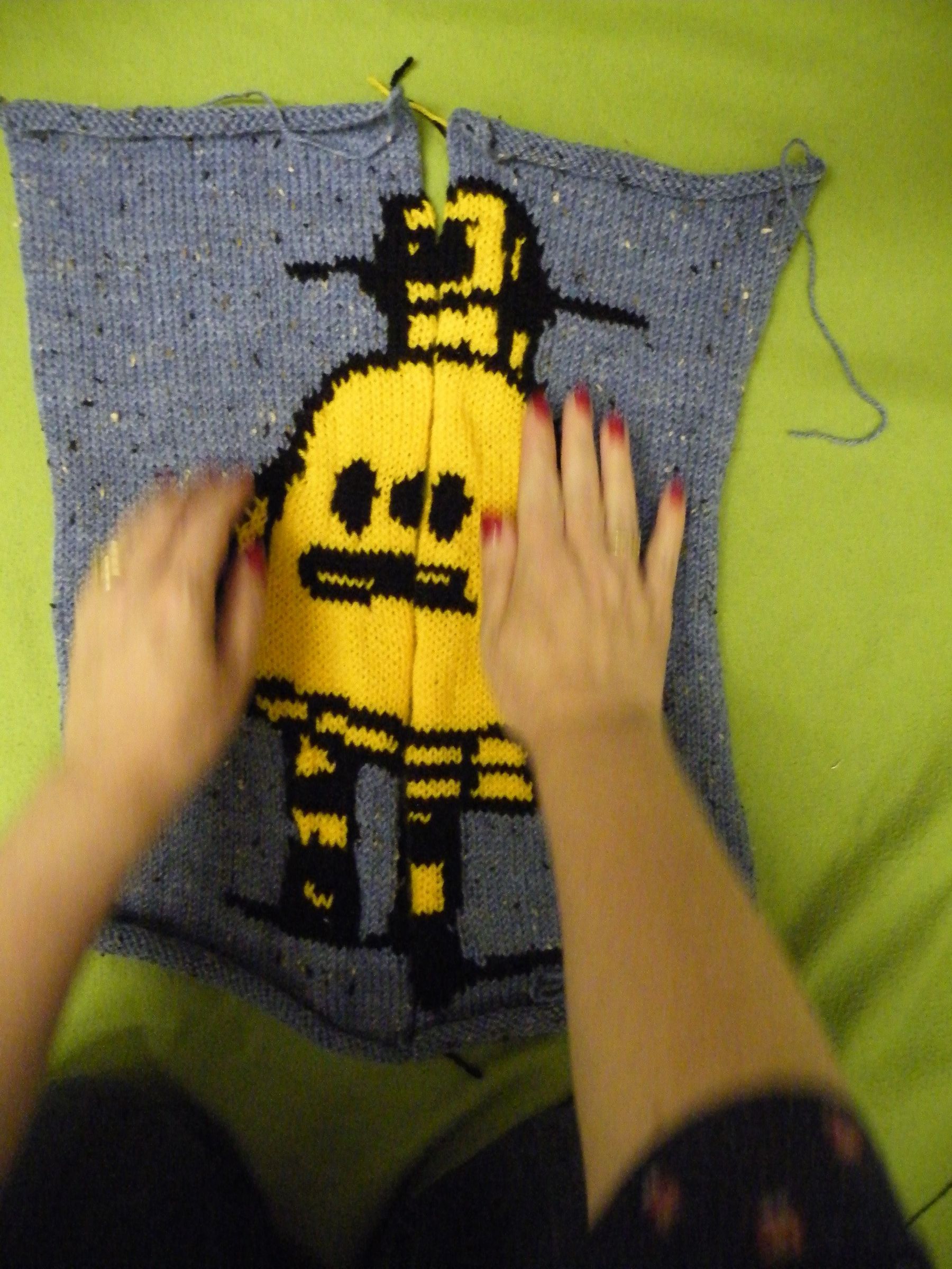Knitted Robot Cushion : 6 Steps (with Pictures) - Instructables