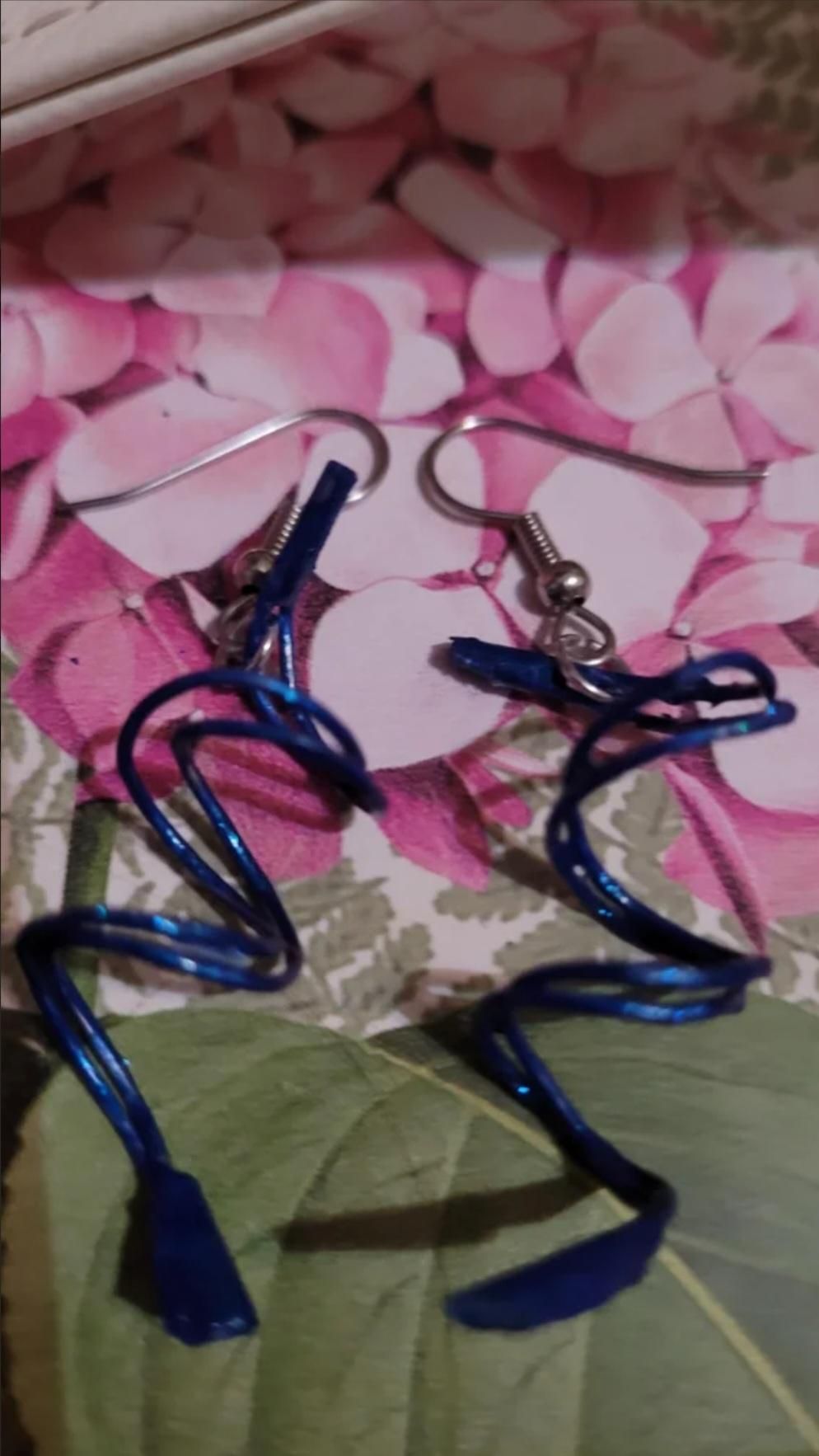 How to Make Color Changing Earrings : 6 Steps - Instructables