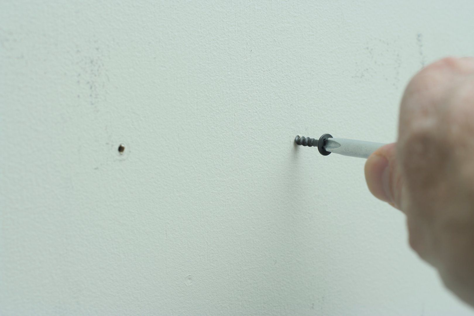 Patch a Screw Hole : 5 Steps (with Pictures) - Instructables