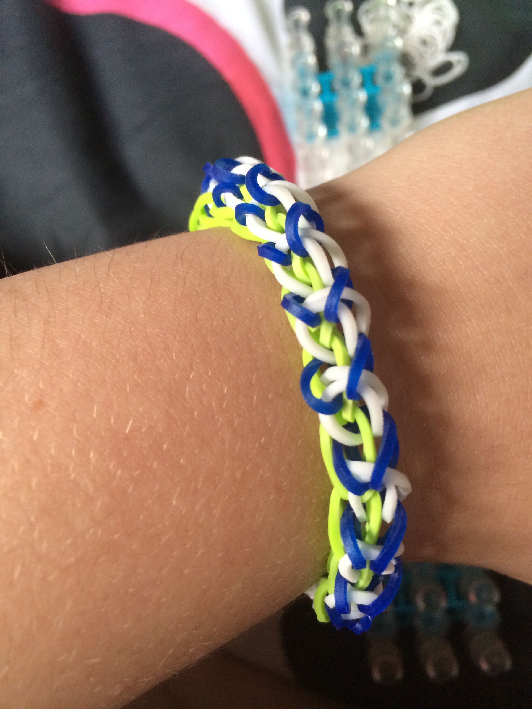 Rainbow Loom Bracelet : 16 Steps (with Pictures) - Instructables