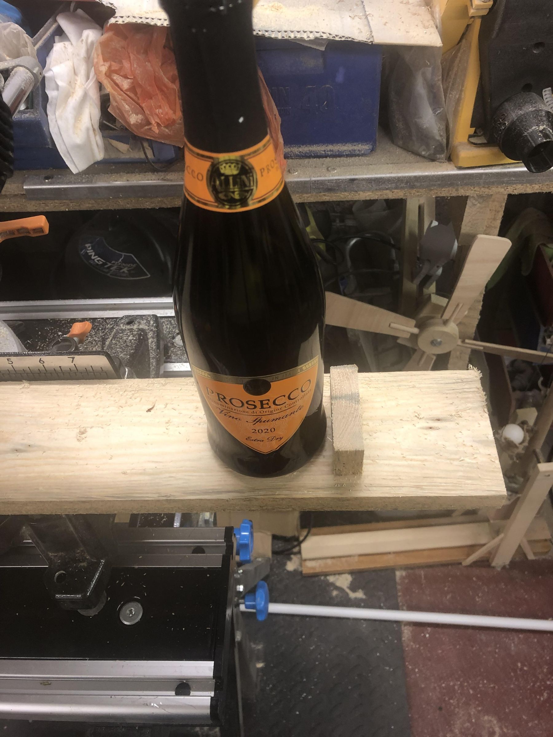 Pallet Wood Prosecco 2 Bottle & 4 Glasses Wine Rack : 4 Steps (with ...