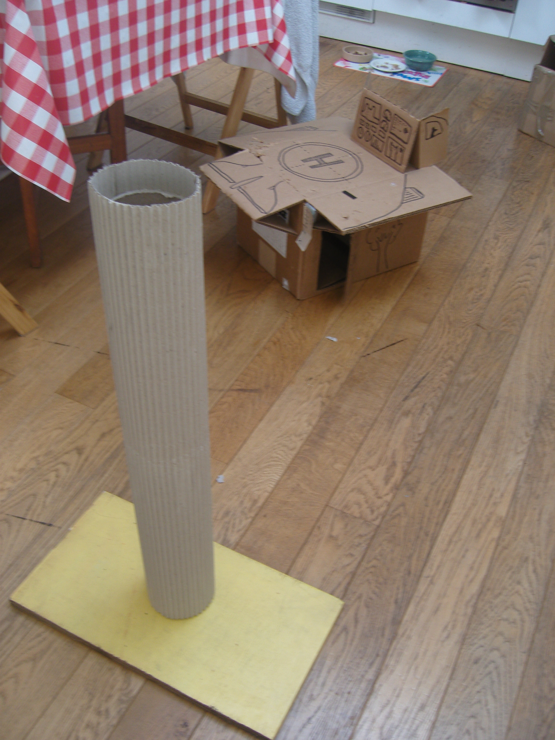 Super Budget Cat Scratch Post : 4 Steps - Instructables