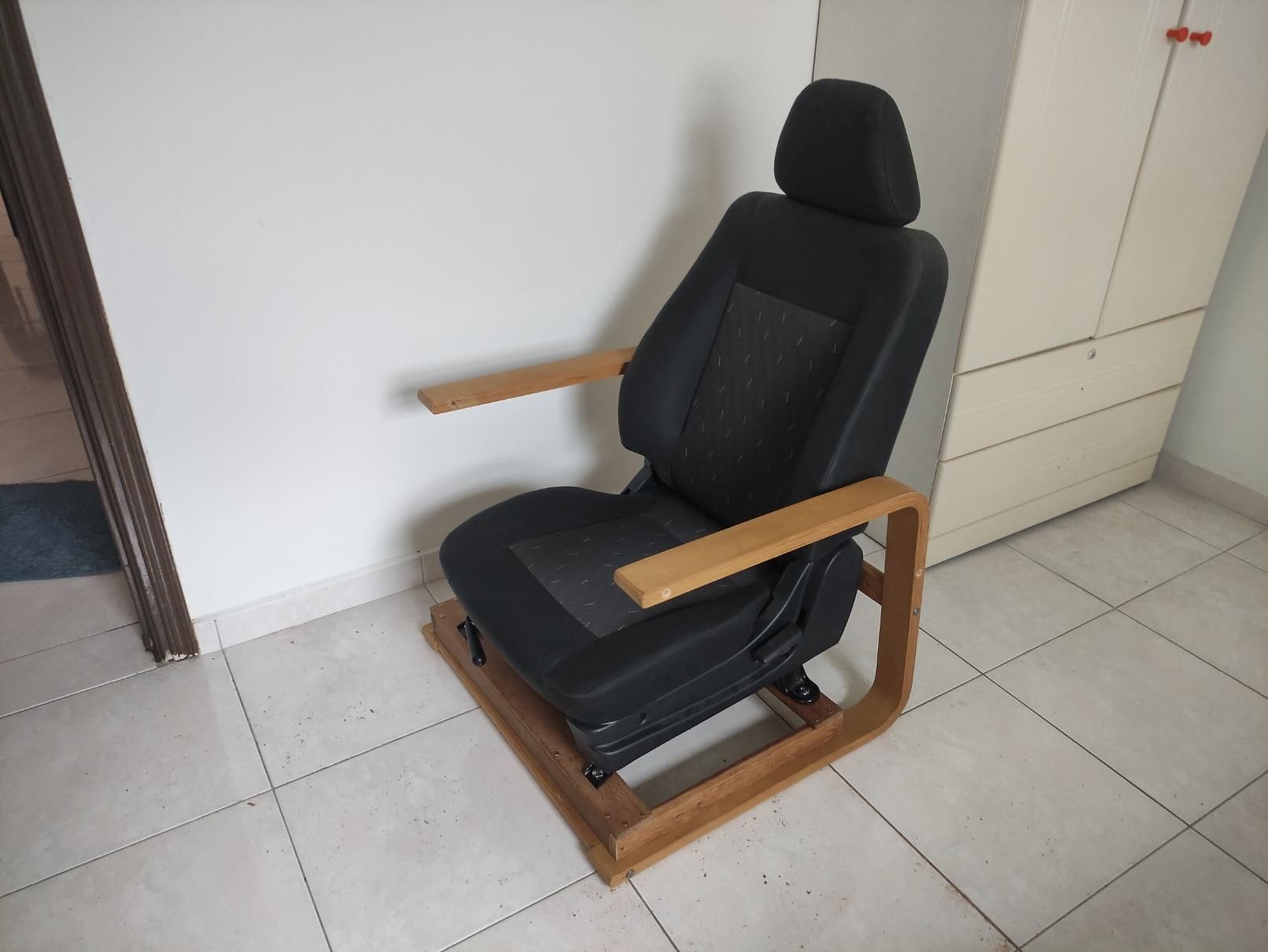 Simple Car Seat Couch : 5 Steps - Instructables