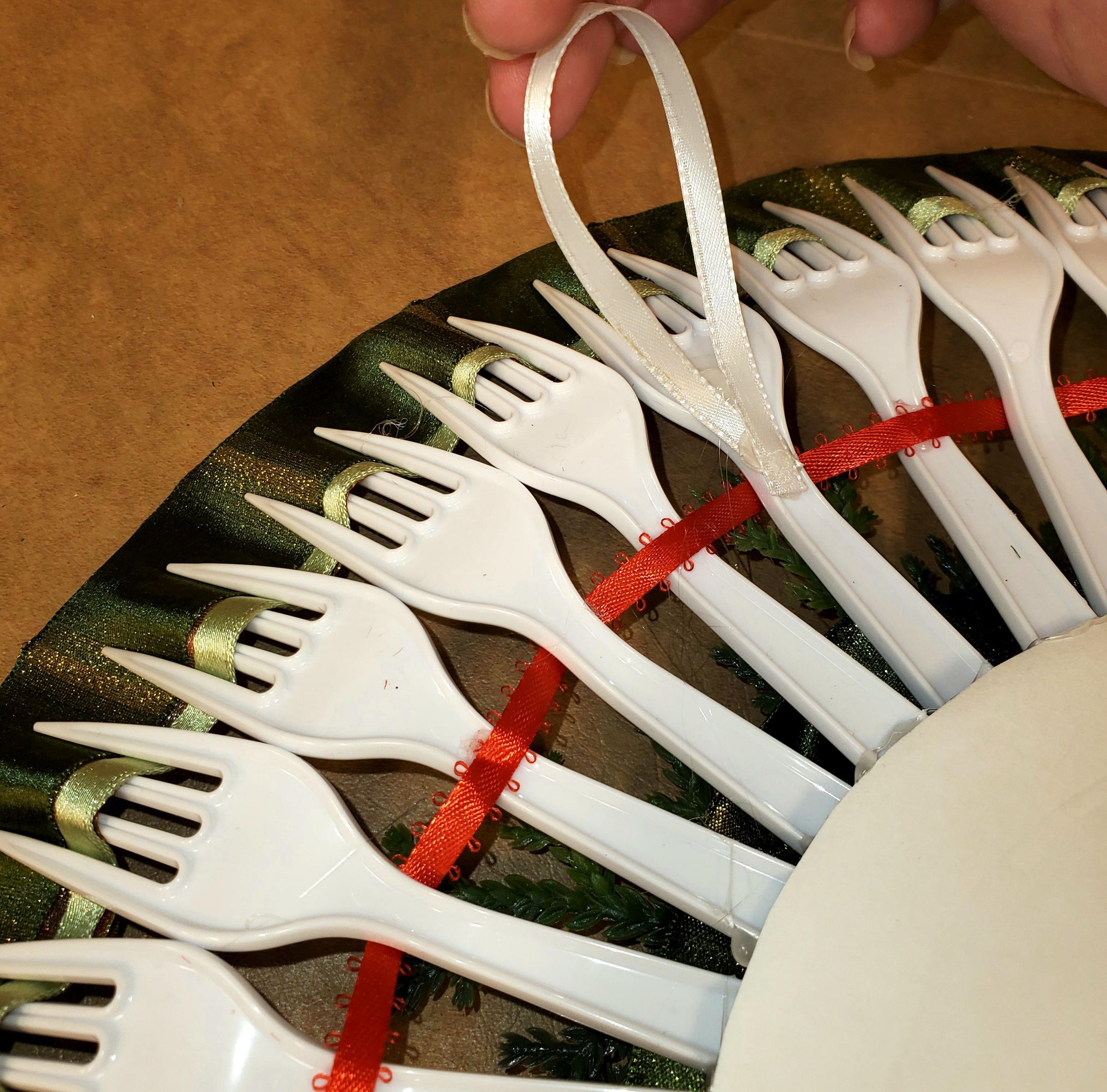 'ForkTastic Fan' Wall Hanging : 7 Steps (with Pictures) - Instructables