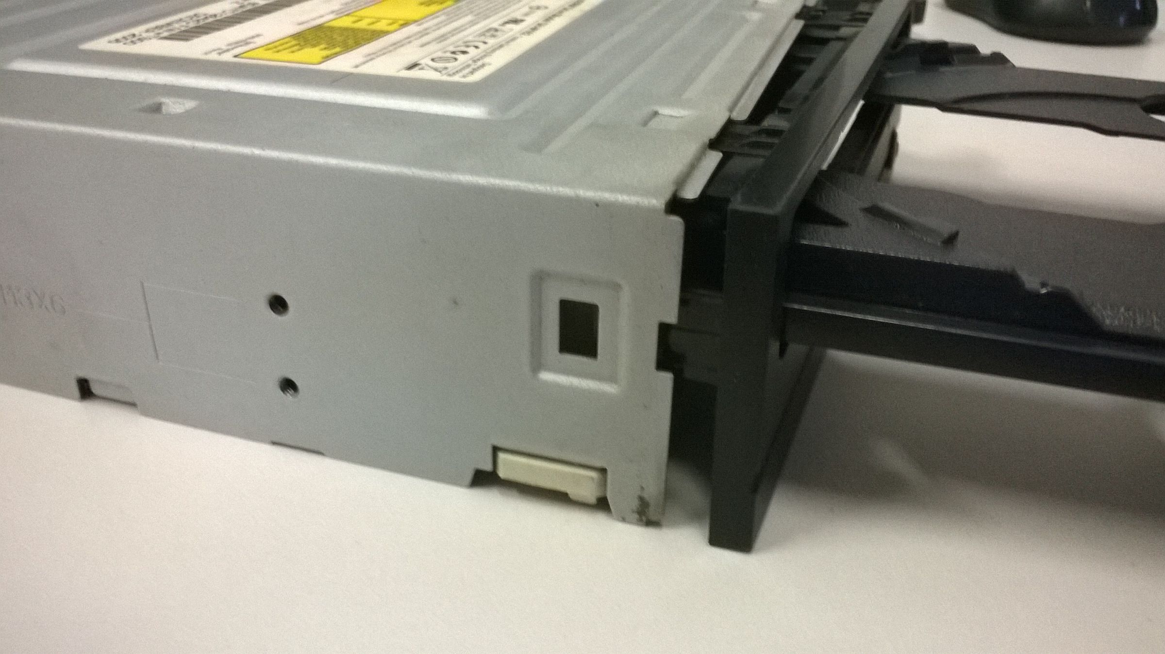 Disassembling a CD/DVD Reader and Reusing Its Parts : 12 Steps (with ...