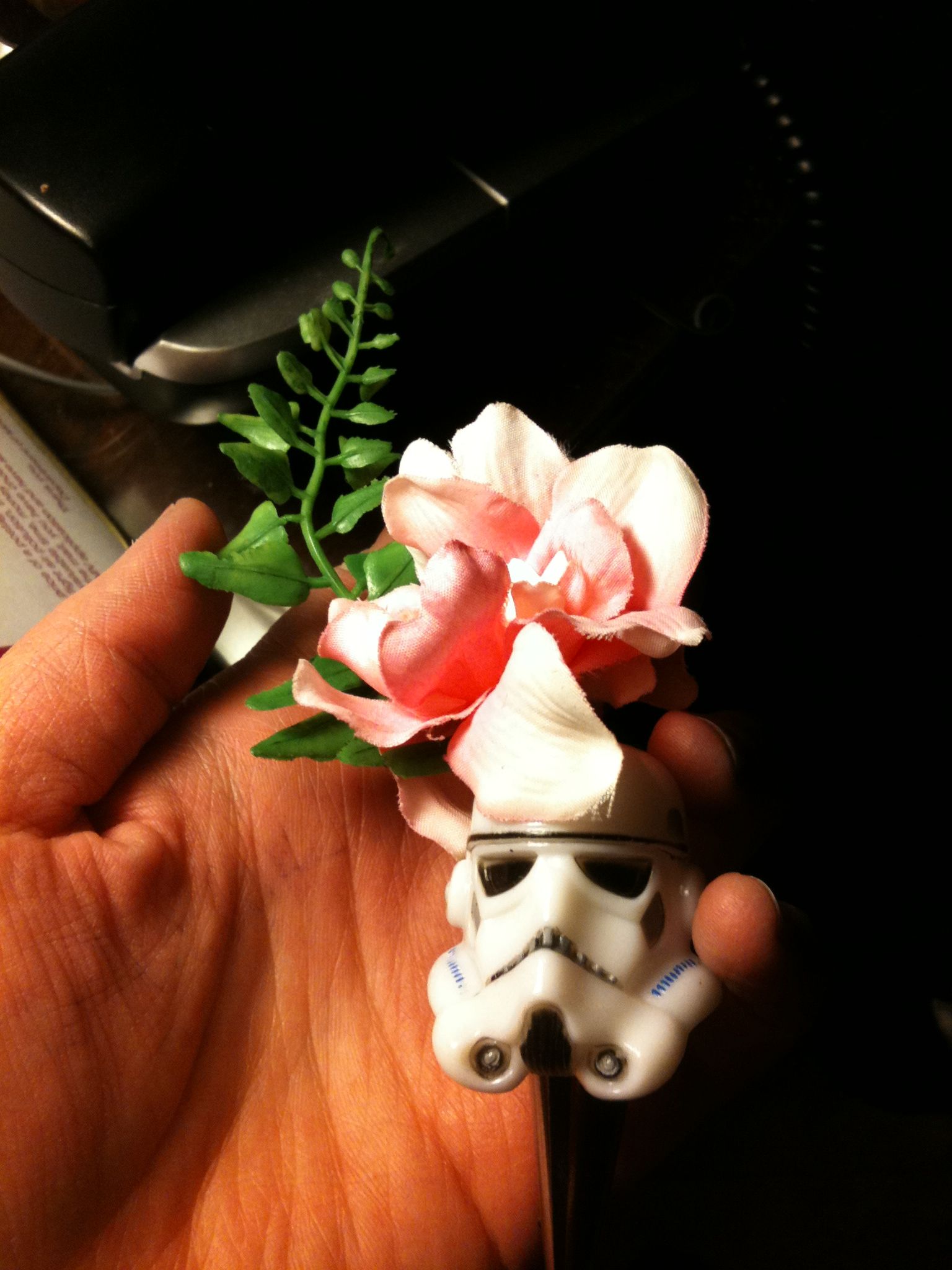Star Wars Boutonnieres : 4 Steps (with Pictures) - Instructables