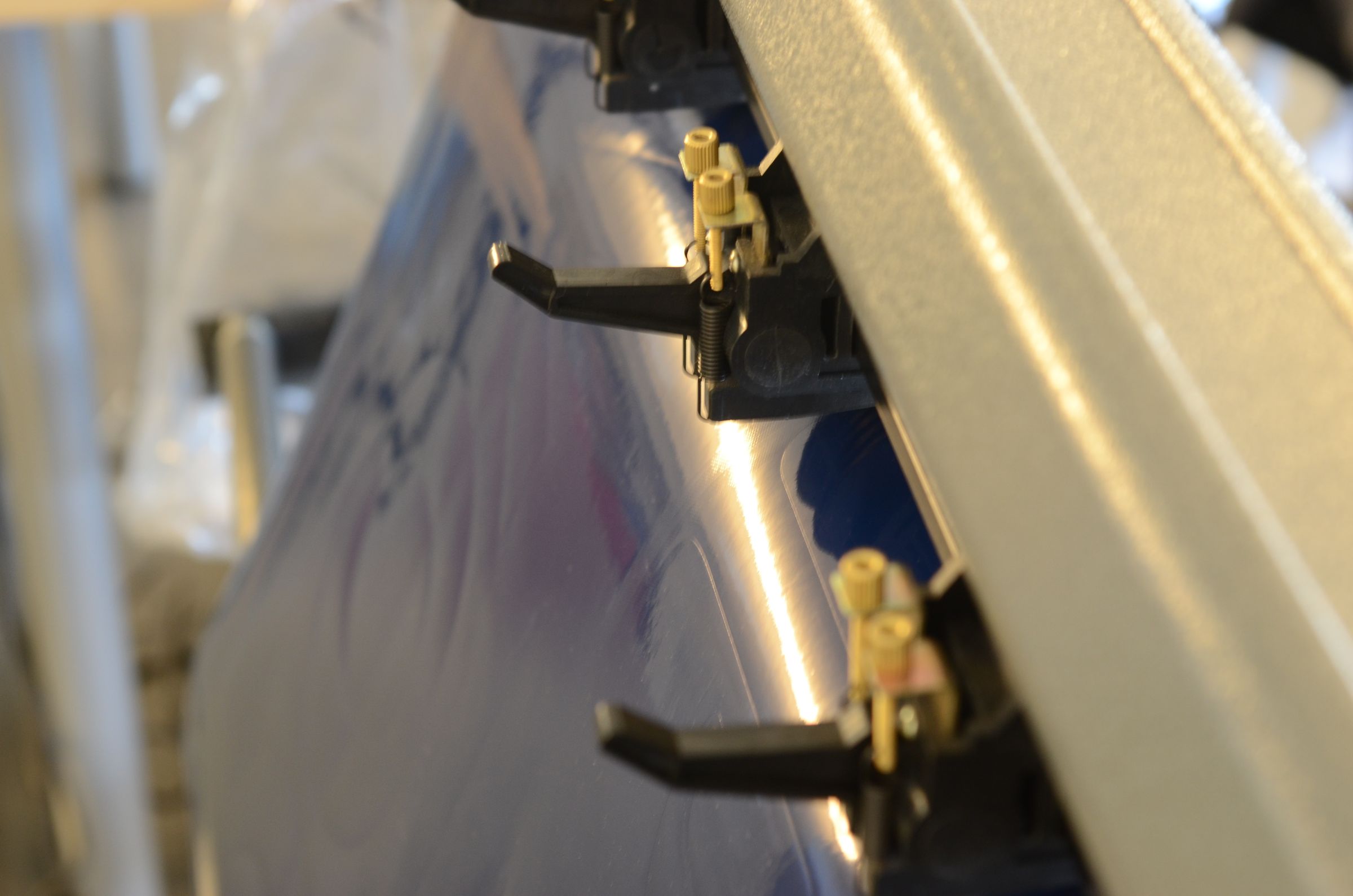 How to Customize Any Surface Using Vinyl : 7 Steps (with Pictures ...