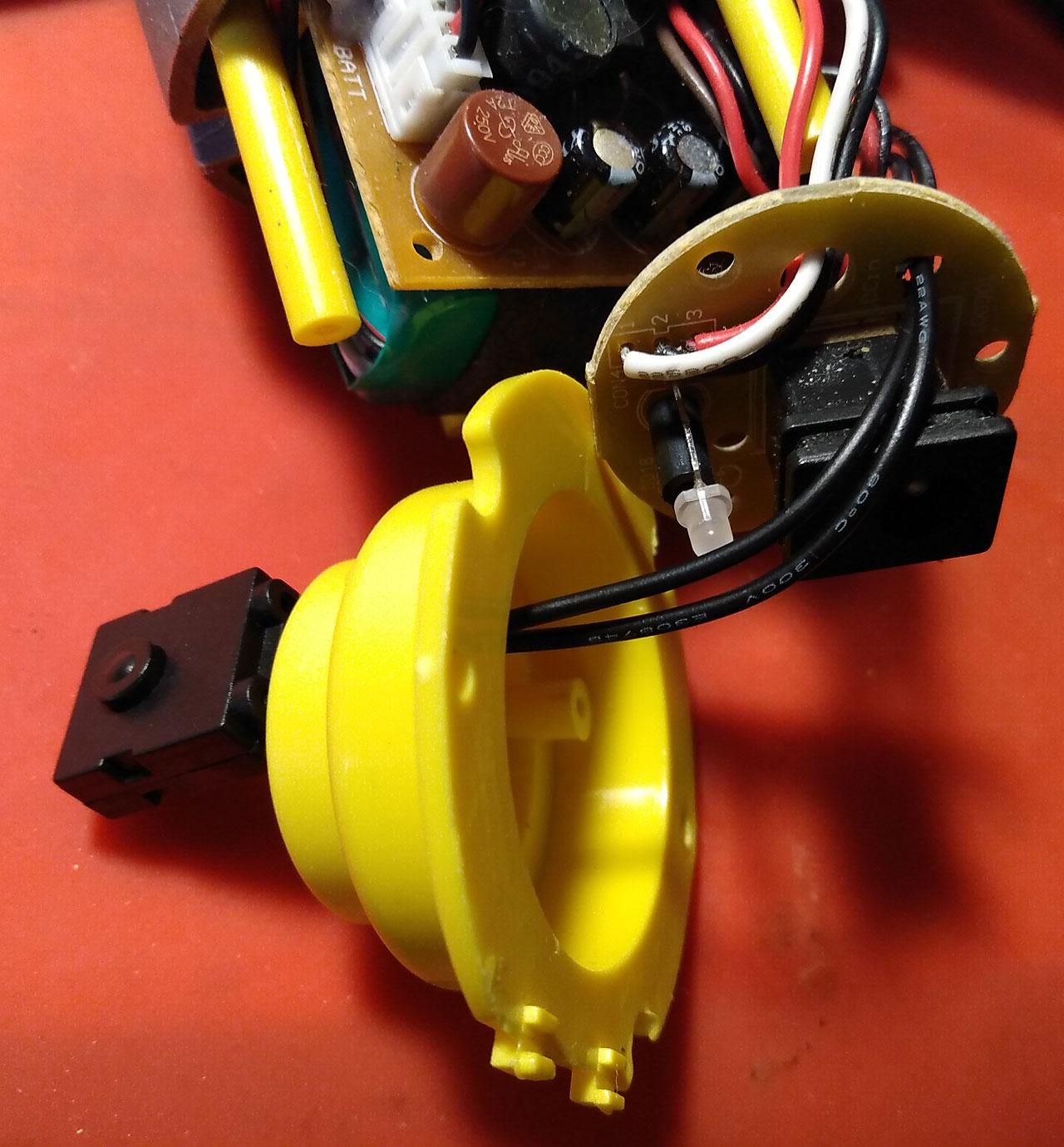 Repair Fat Max Flashlight : 3 Steps (with Pictures) - Instructables