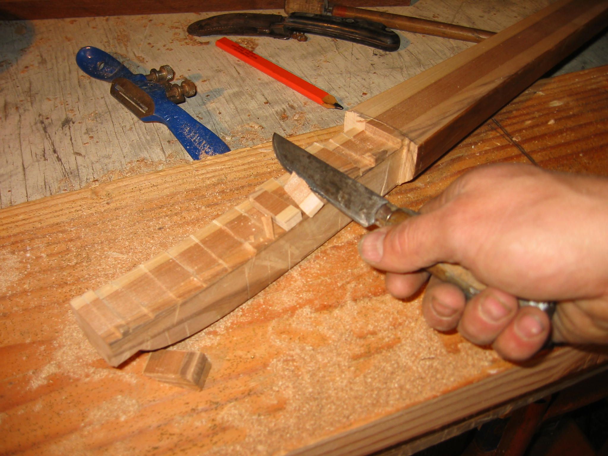 Cookie Tin Banjo Part 4: Bed Post Banjo : 16 Steps (with Pictures ...