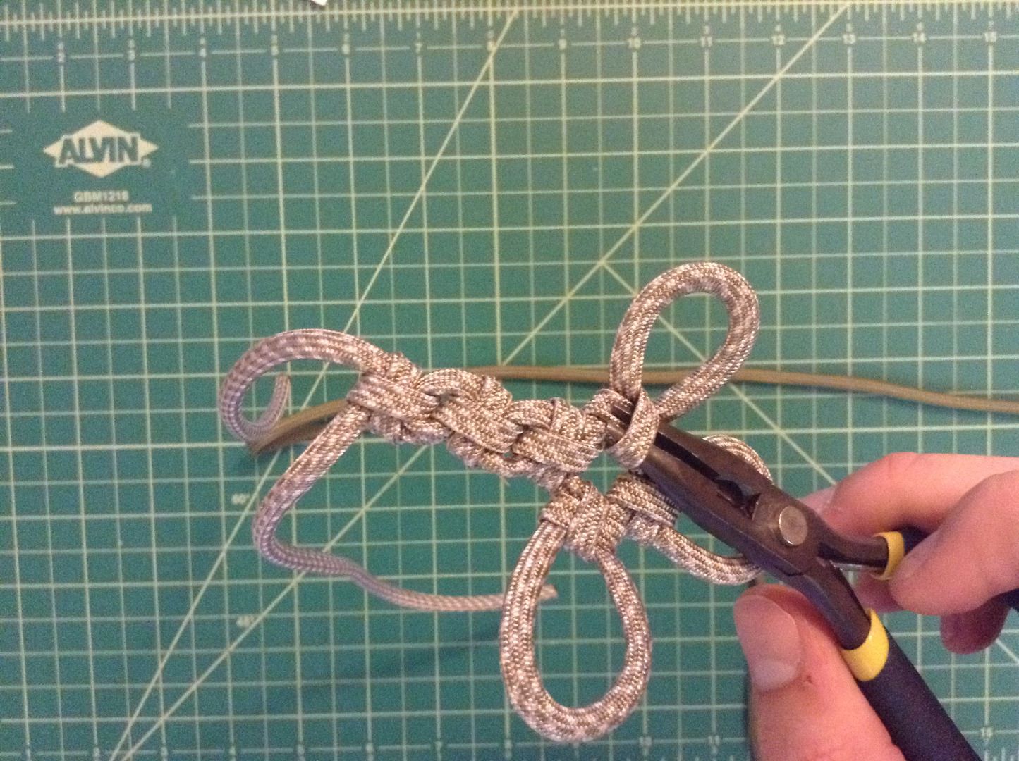 Cross-Knot Cross : 10 Steps - Instructables