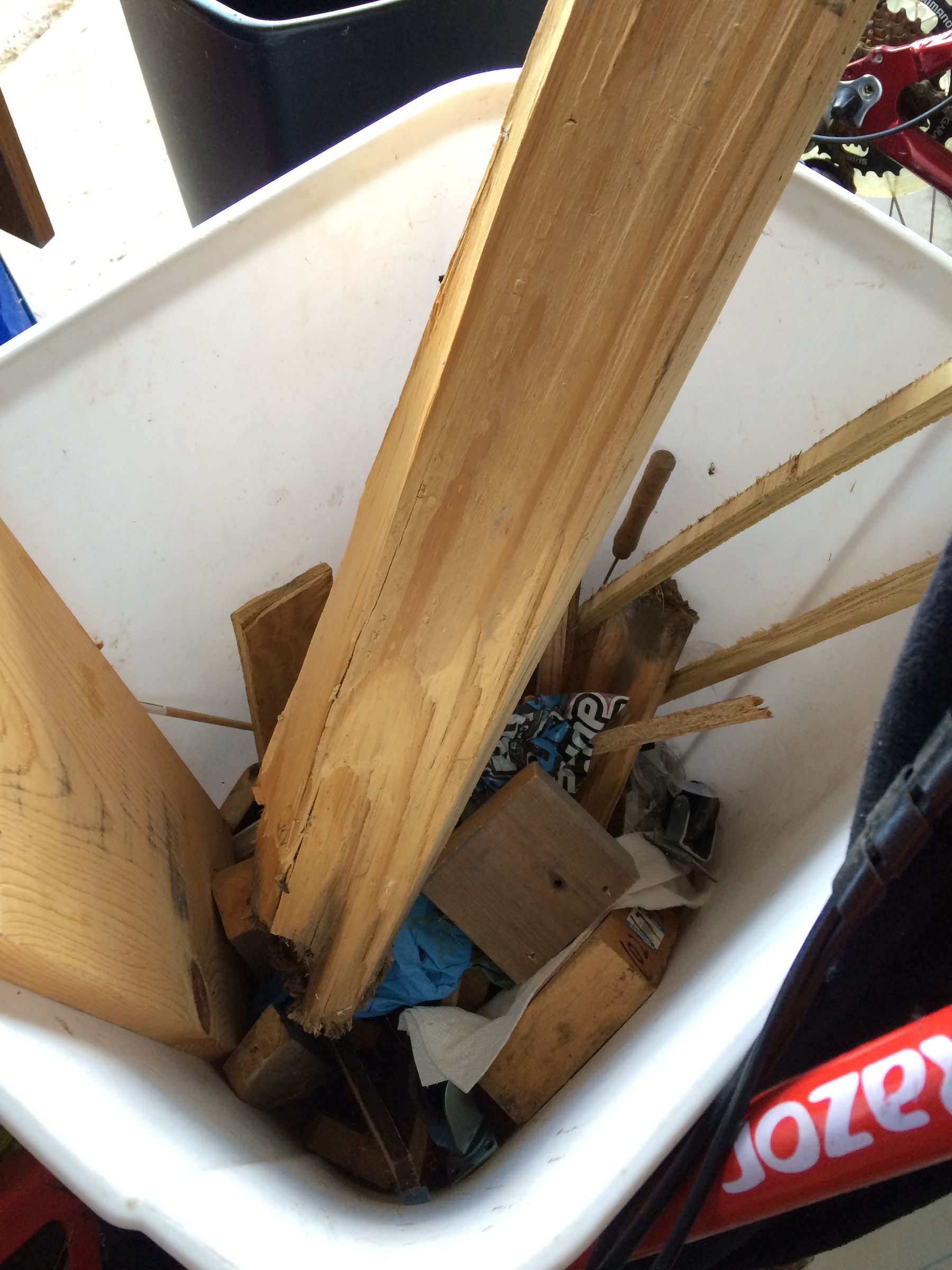 Wind Proof Your Trash Can : 3 Steps - Instructables