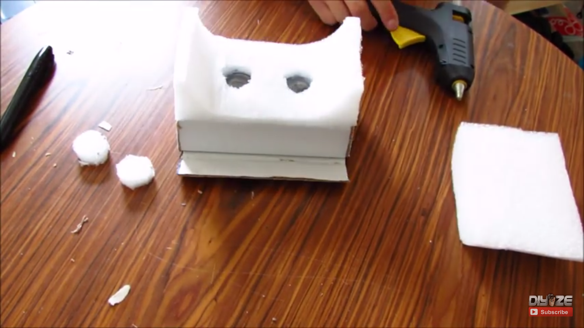 HOMEMADE VR HEADSET USING HOUSEHOLD ITEMS : 5 Steps (with Pictures ...