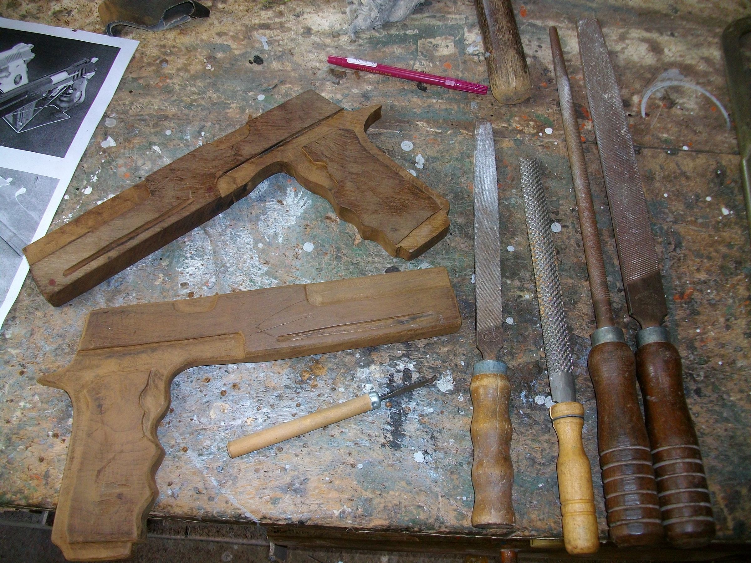 How to Make Prop Weapons! : 8 Steps - Instructables