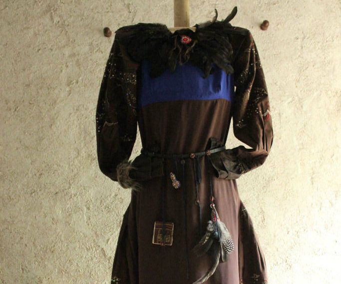 How to Make a Low Cost Adjustable Pallet Wood Dress Form or Display ...