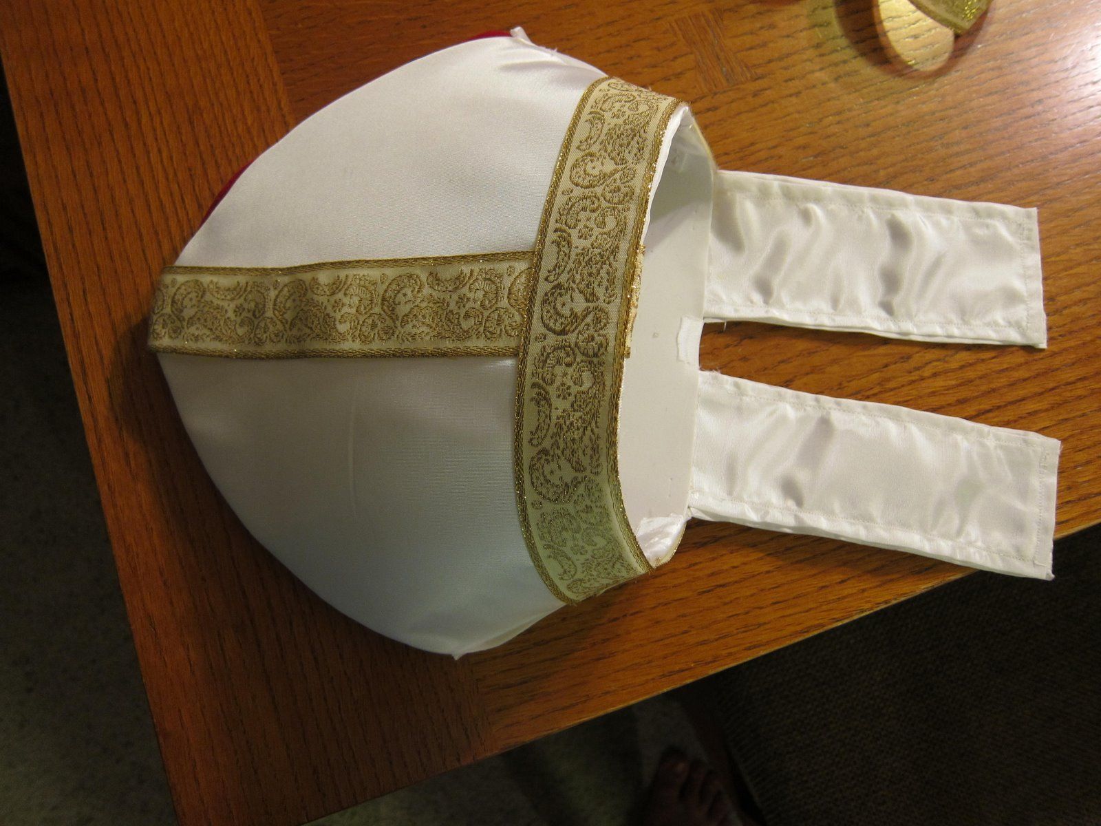 Easy Pope Costume (optionally No Sew!) : 5 Steps - Instructables