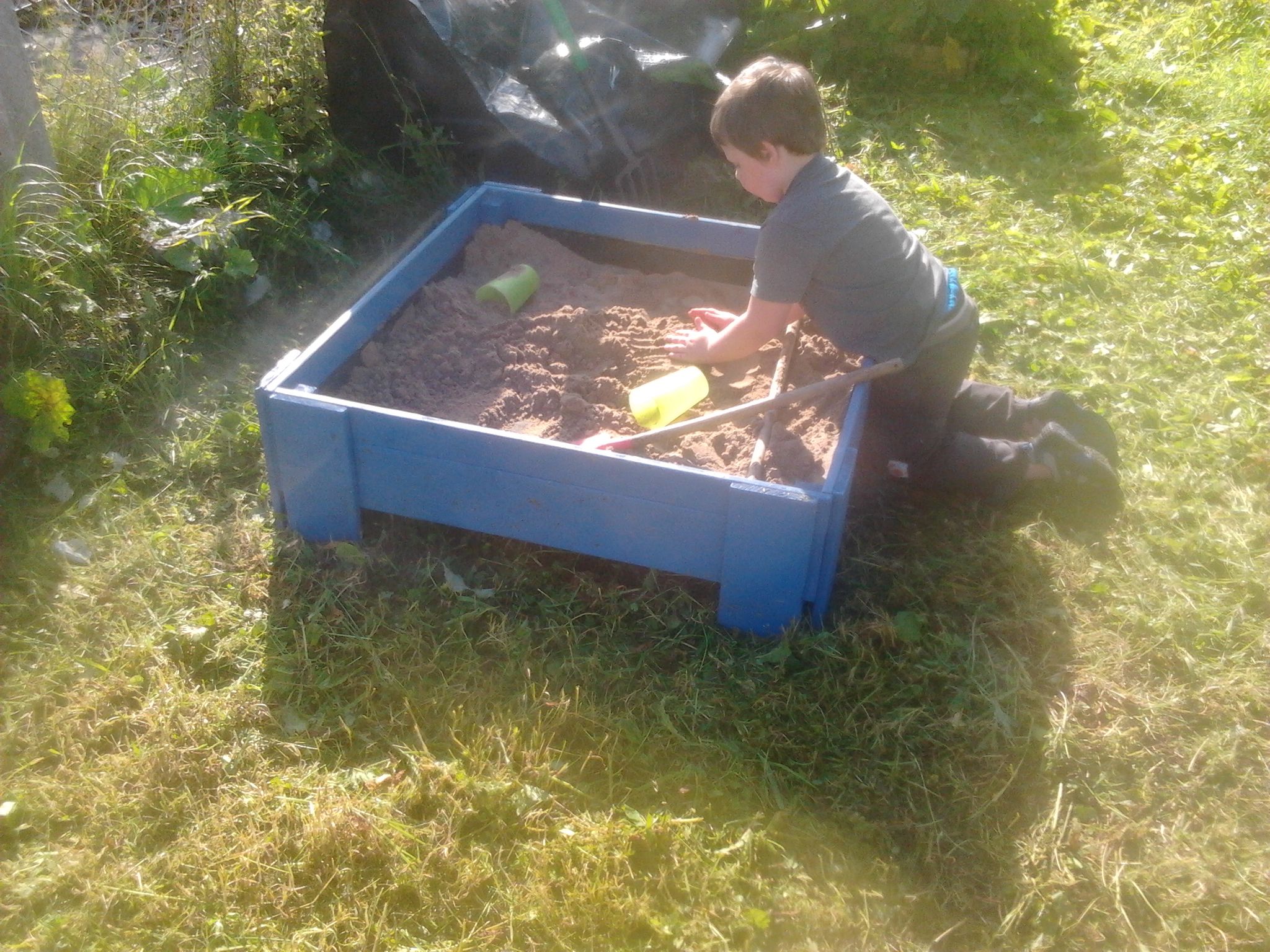 Raised Sand Box With Lid Made From Treated Fence Boards. (with Pictures ...