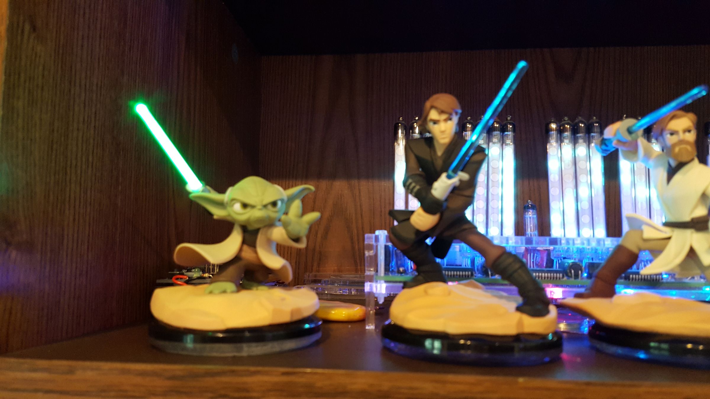 Disney Infinity Light FX Battery Mod : 4 Steps (with Pictures ...